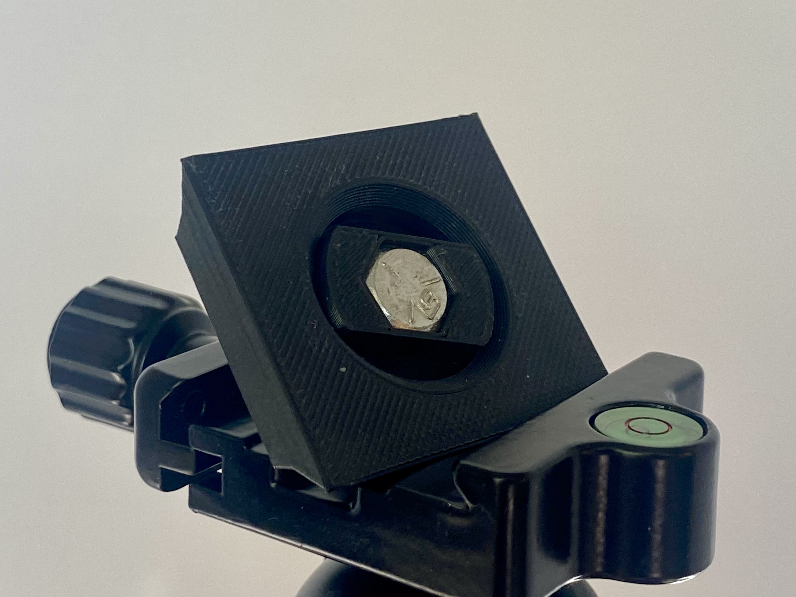 NEEWER Tripod Camera Mount by ZAdventurer | Download free STL model ...