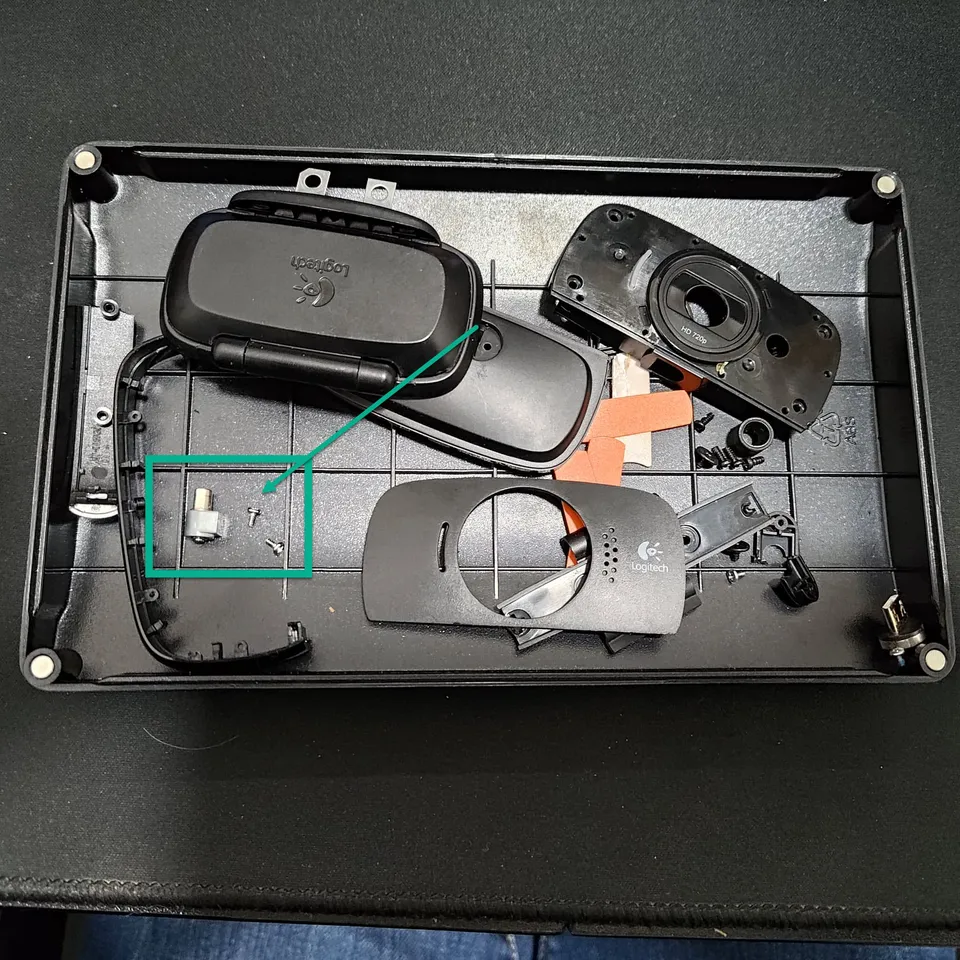 v400 Logitech C510 Camera Mount by Ludo | Download free STL model ...