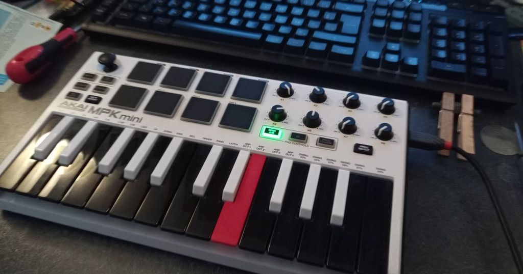 Replacement key AKAI MPK mini mk2 by Crazytiti | Download free STL ...