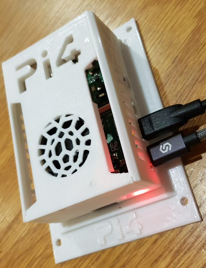 Raspberry Pi 4b case with internal 30mm fan. With wall or stand mount ...