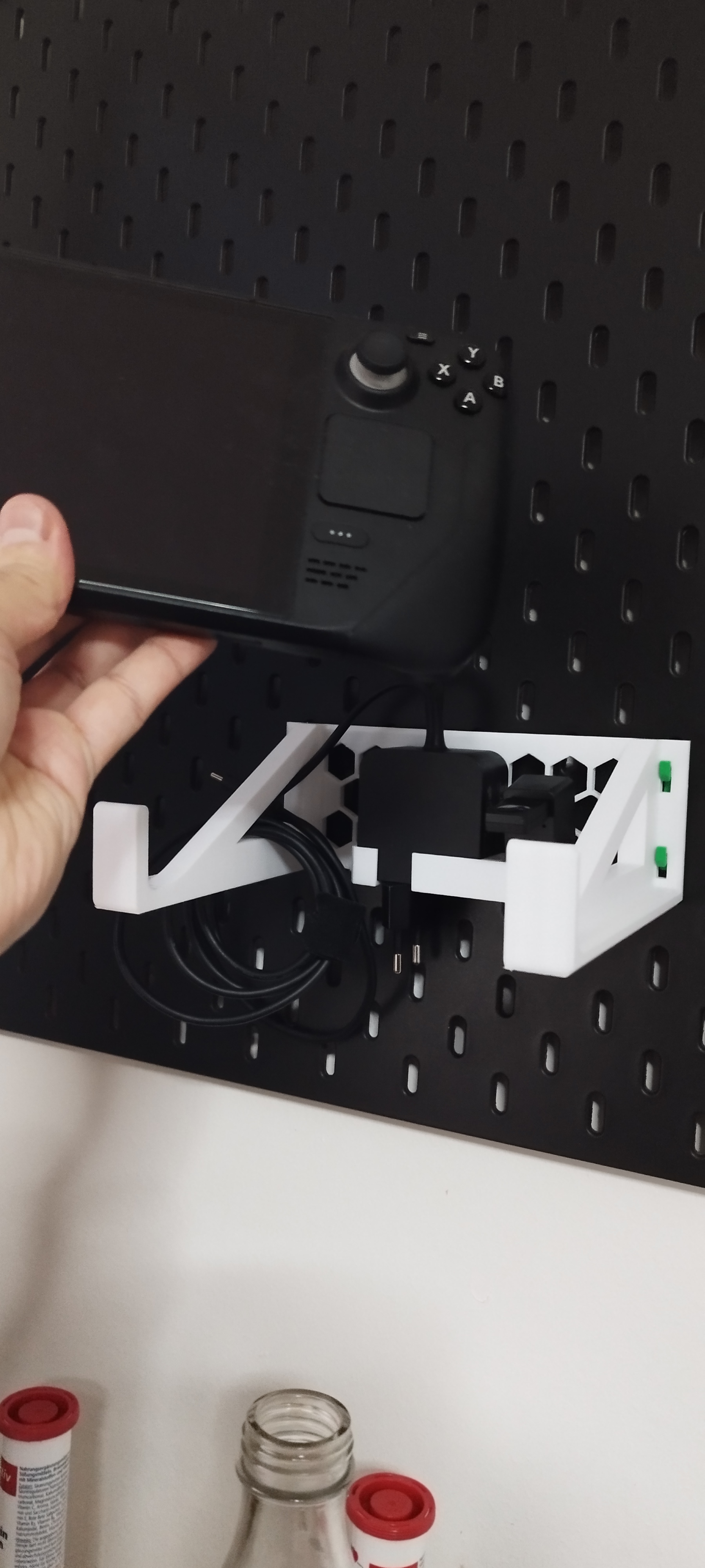 Skadis Universal Hooked Steam Deck Holder by Revento | Download free ...