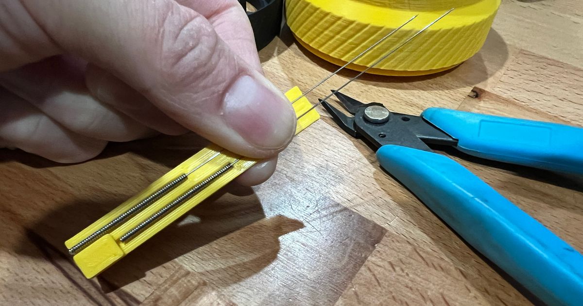 Umikot All In One Needle Cutting Guide and Bending Tool von Kevin Wong ...