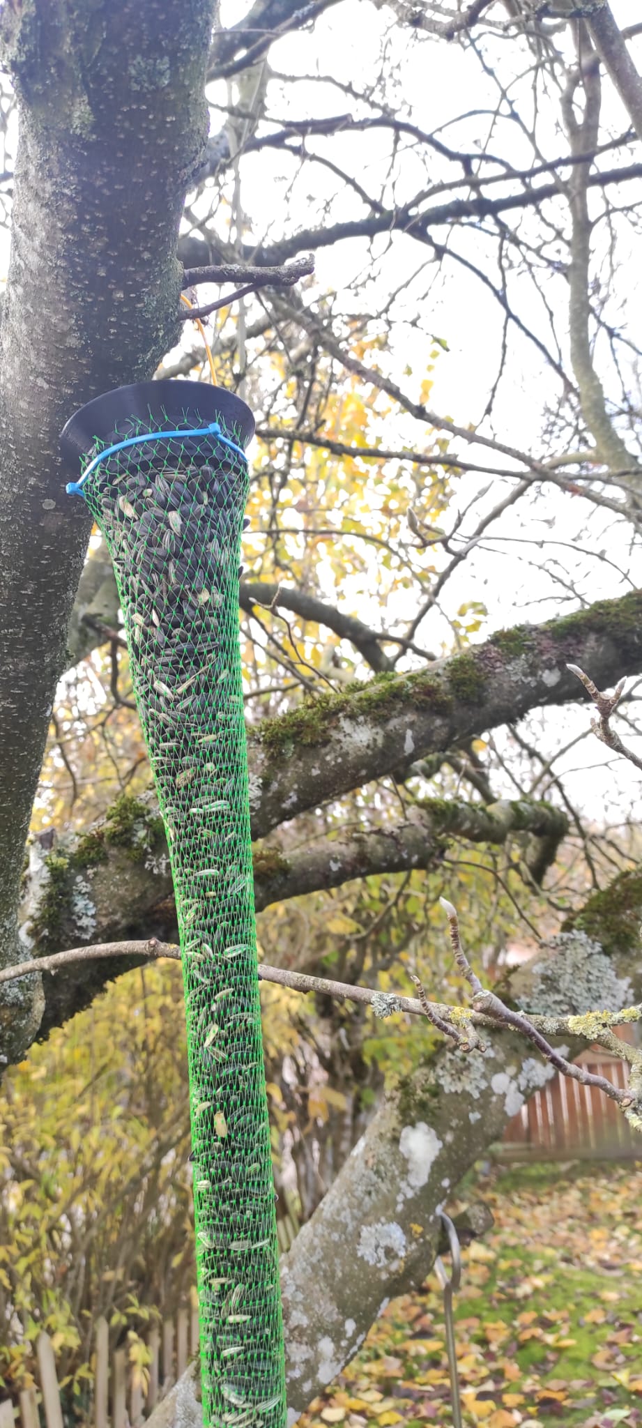 Refillable Bird feed nets/Vogelfutterstangen Wiederbefüllbar by Xadro ...