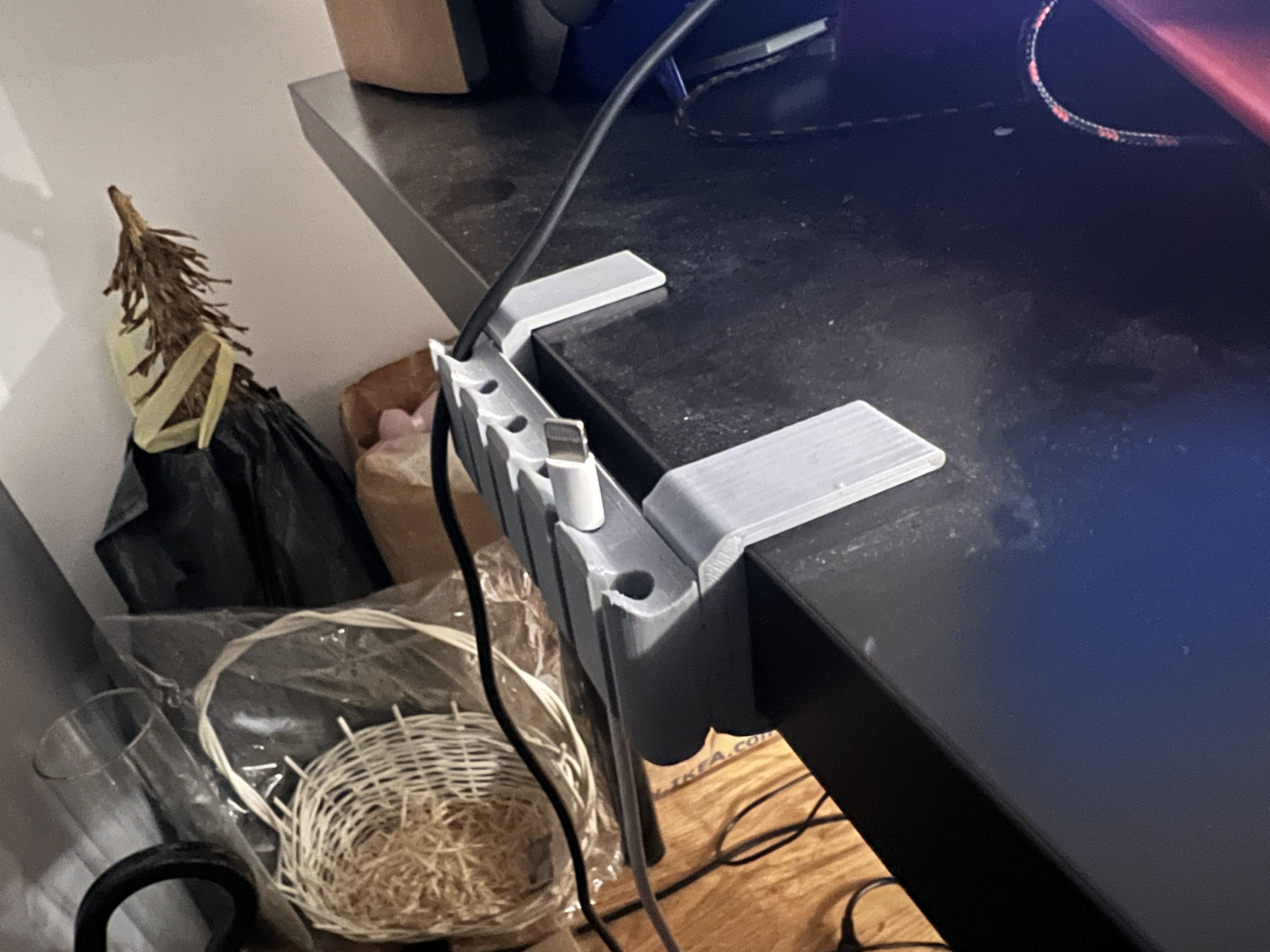 Table Cable Holder by Adrian Gruszeczka | Download free STL model ...