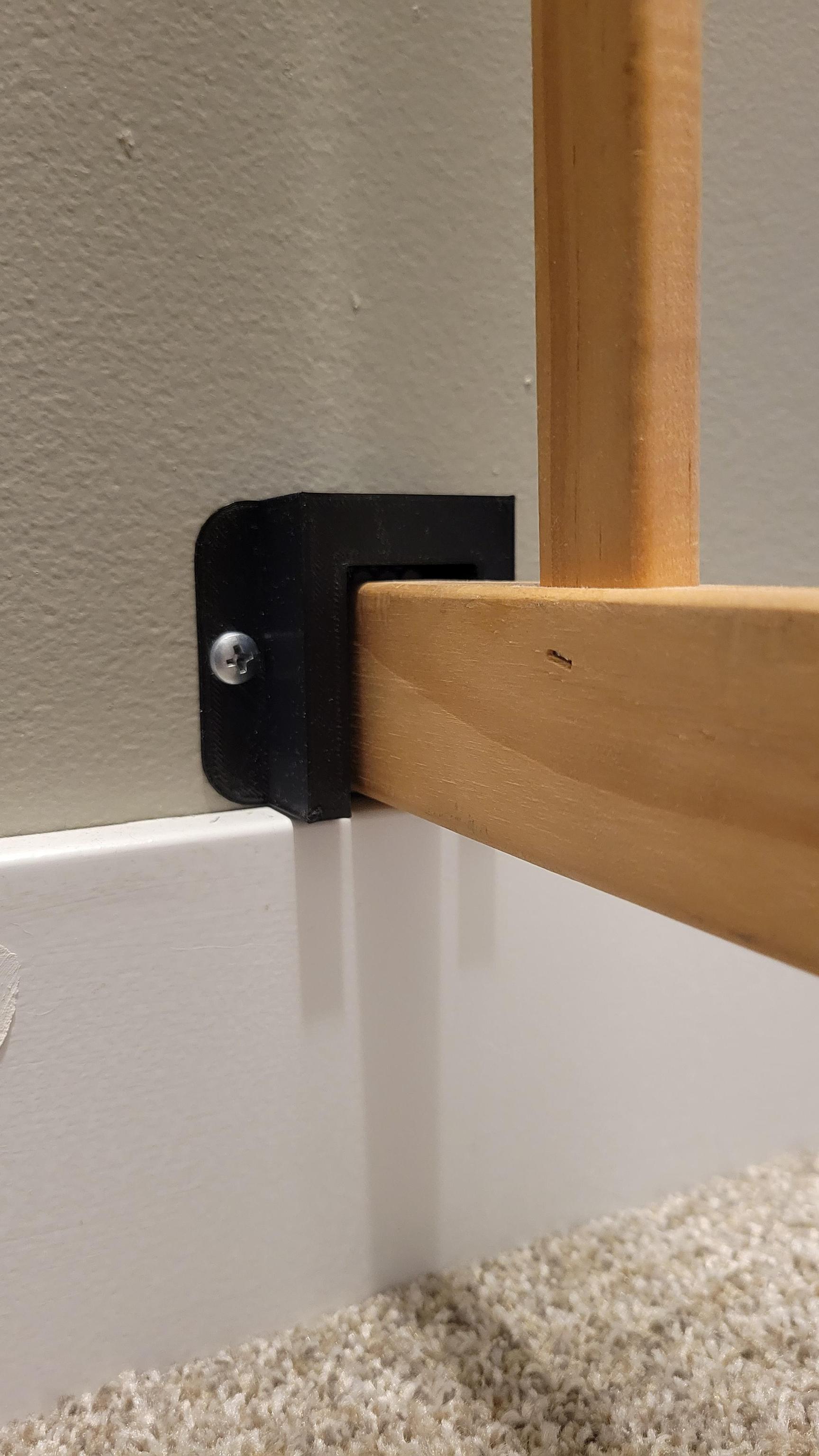 Bottom bracket for Evenflo baby gate by CLeeSehn | Download free STL ...