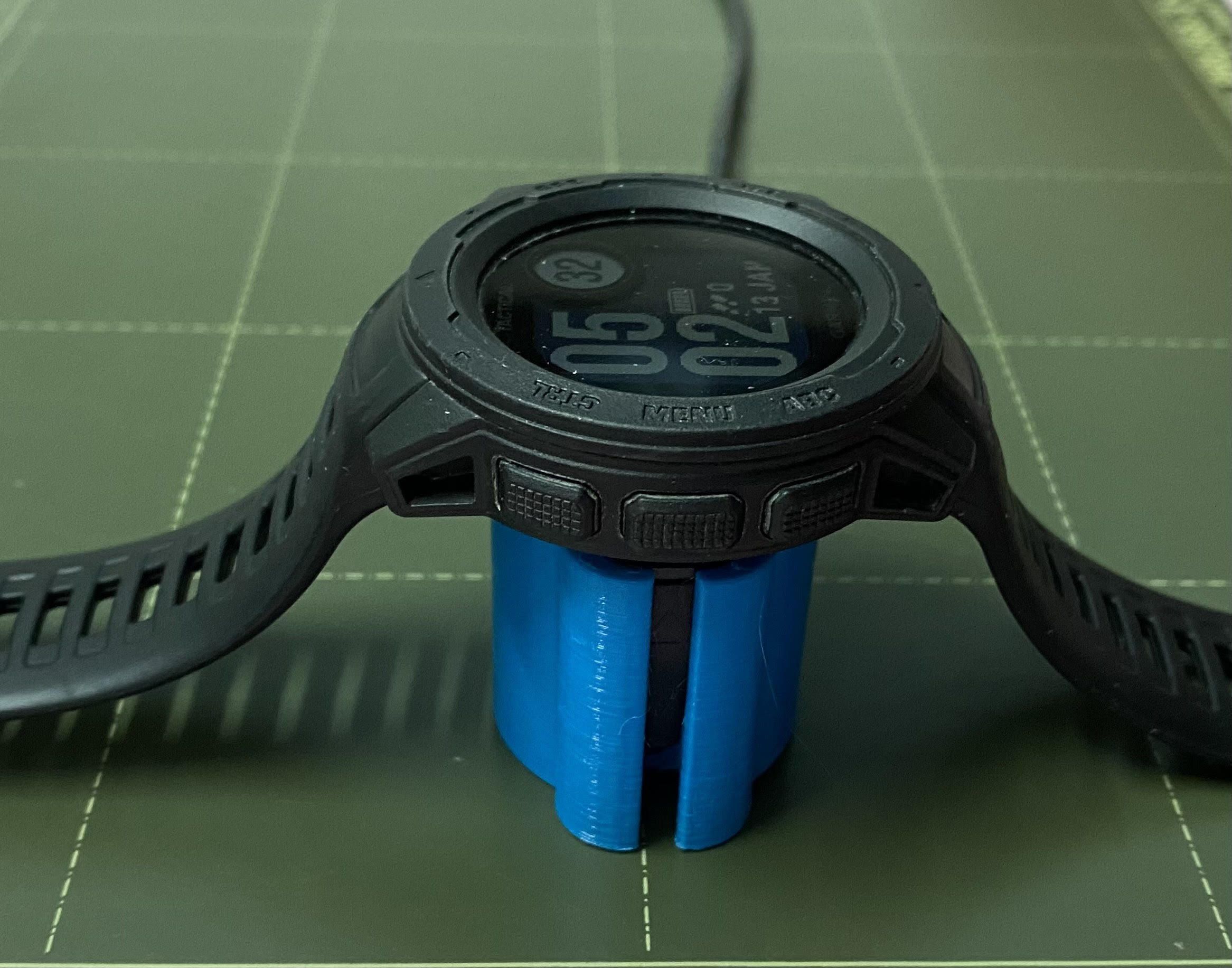 Garmin Instinct Charging Dock V2 by JOAMON | Download free STL model ...
