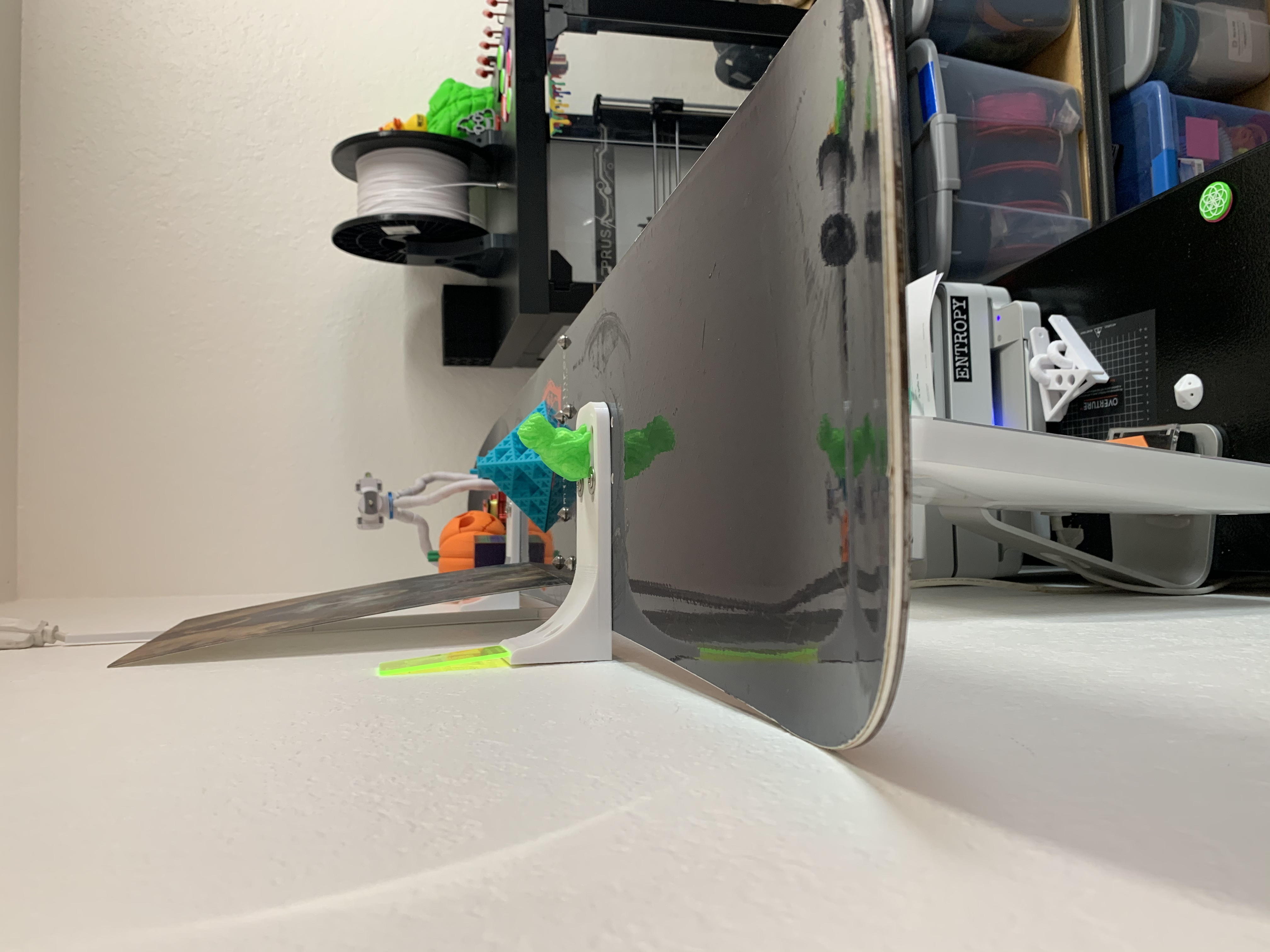 Snowboard Bracket into Shelf by Sacr3D Etching | Download free STL ...