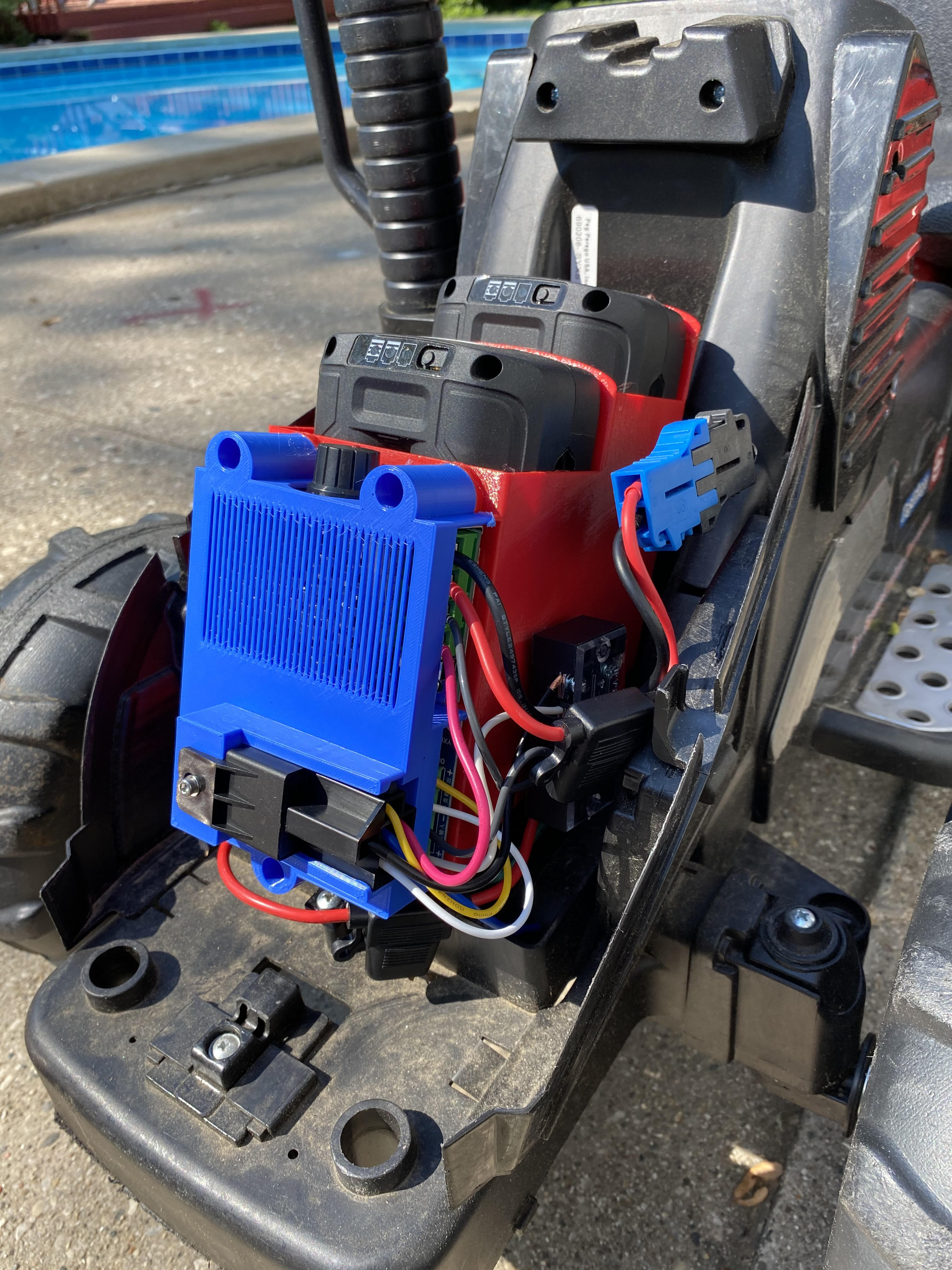 Peg-Perego tractor battery upgrade using Snow Joe iBAT40/iBAT40XRP V 2. ...