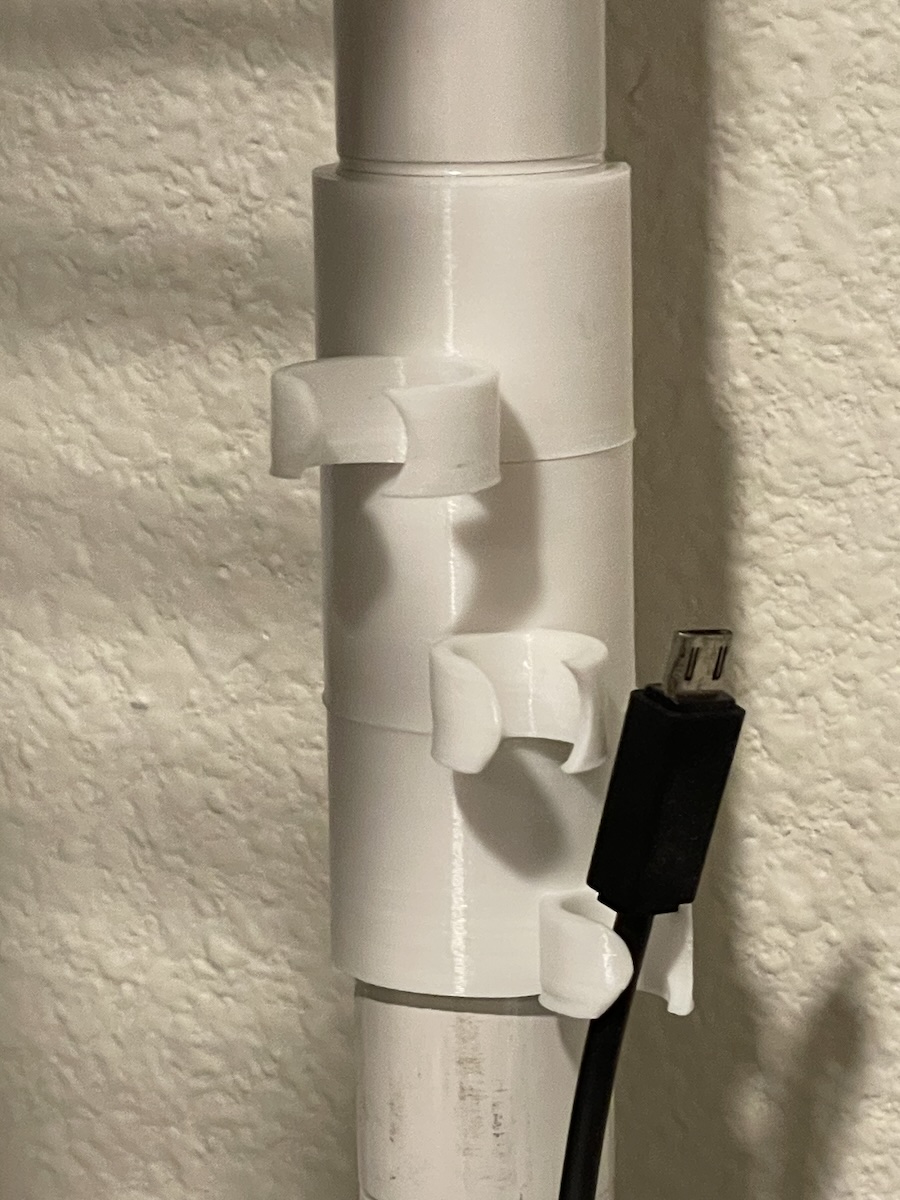 Cable Holders for Metro Shelving Poles by Arnic | Download free STL ...