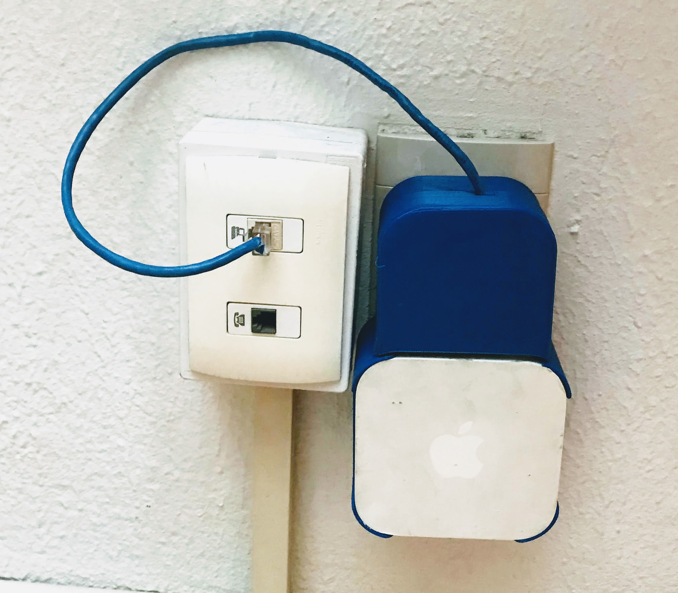Apple Airport Socket Mount by Pablo Cruz | Download free STL model ...
