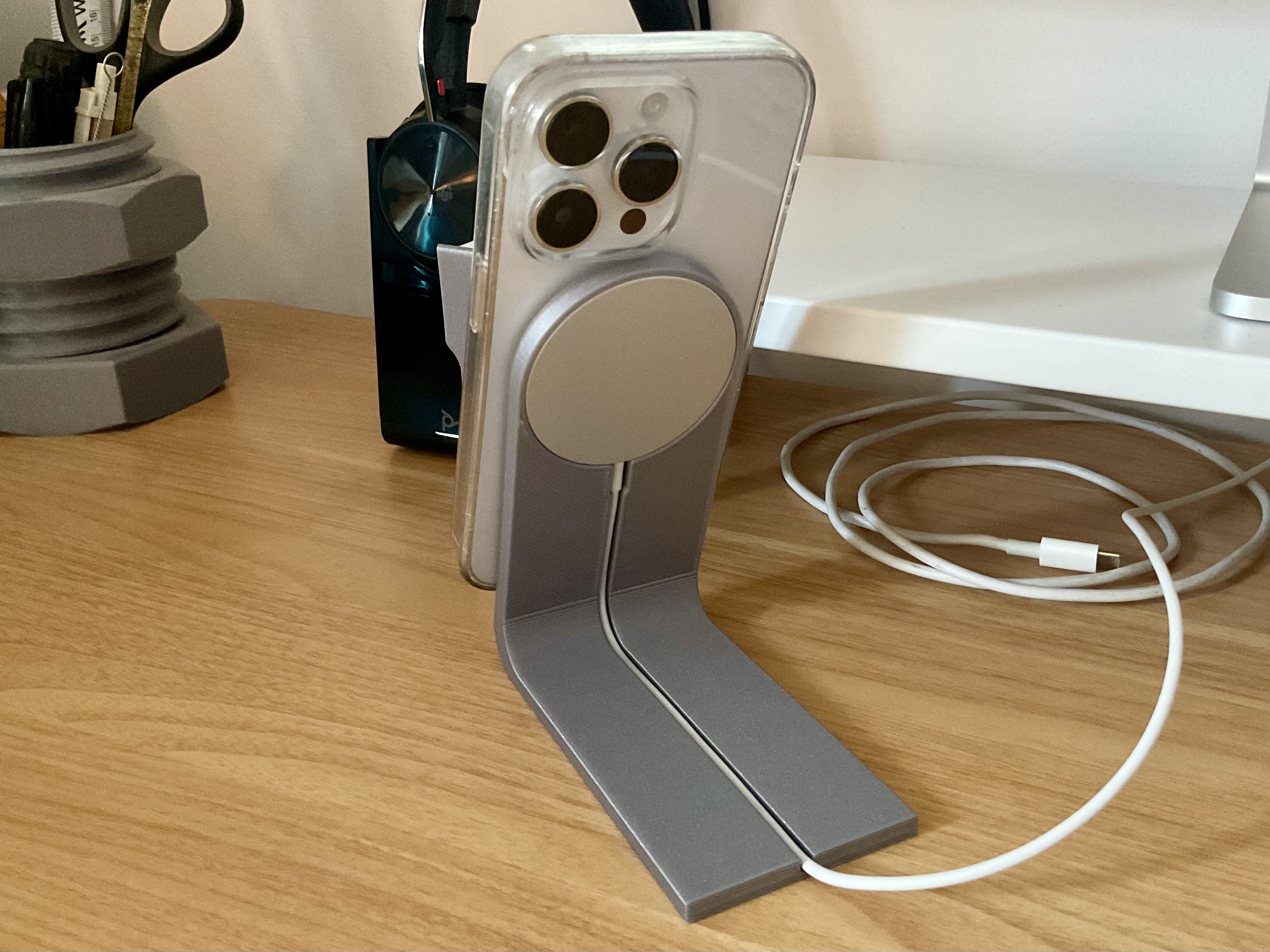 Minimal MagSafe iPhone Stand by MichaelSaul | Download free STL model ...