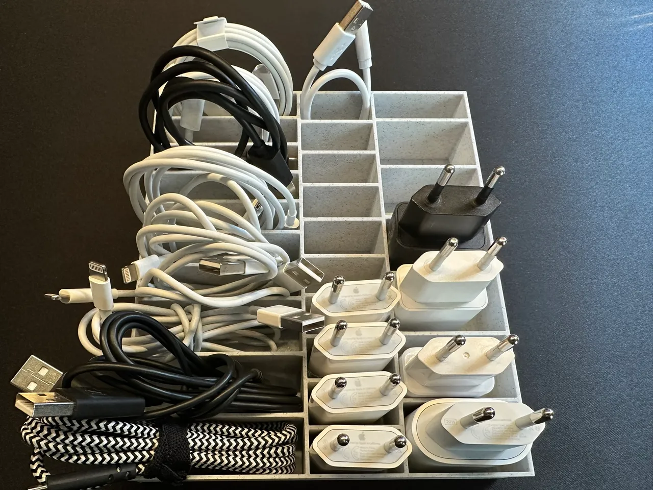 Phone Charger & Cable Organizer by Morris | Download free STL model ...