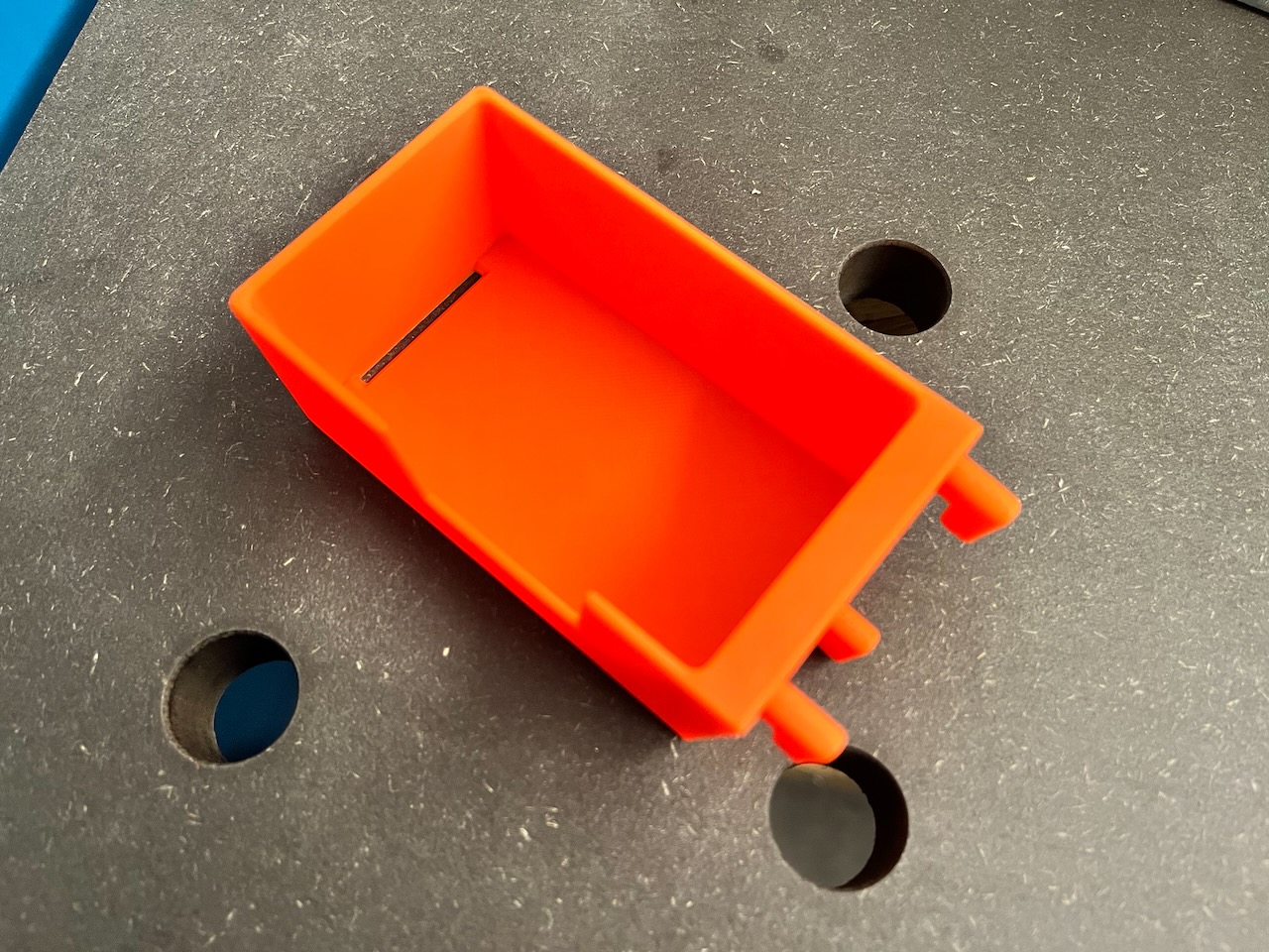 Skadis - Milwaukee 5m Measure Tape Holder by Holger | Download free STL ...