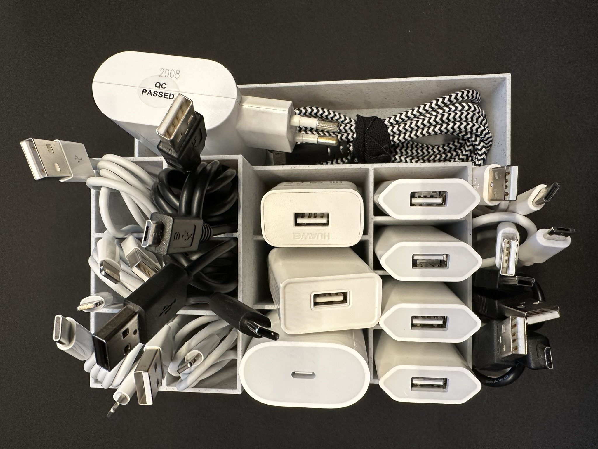 Phone Charger Organizer v.2.0 by Morris | Download free STL model ...