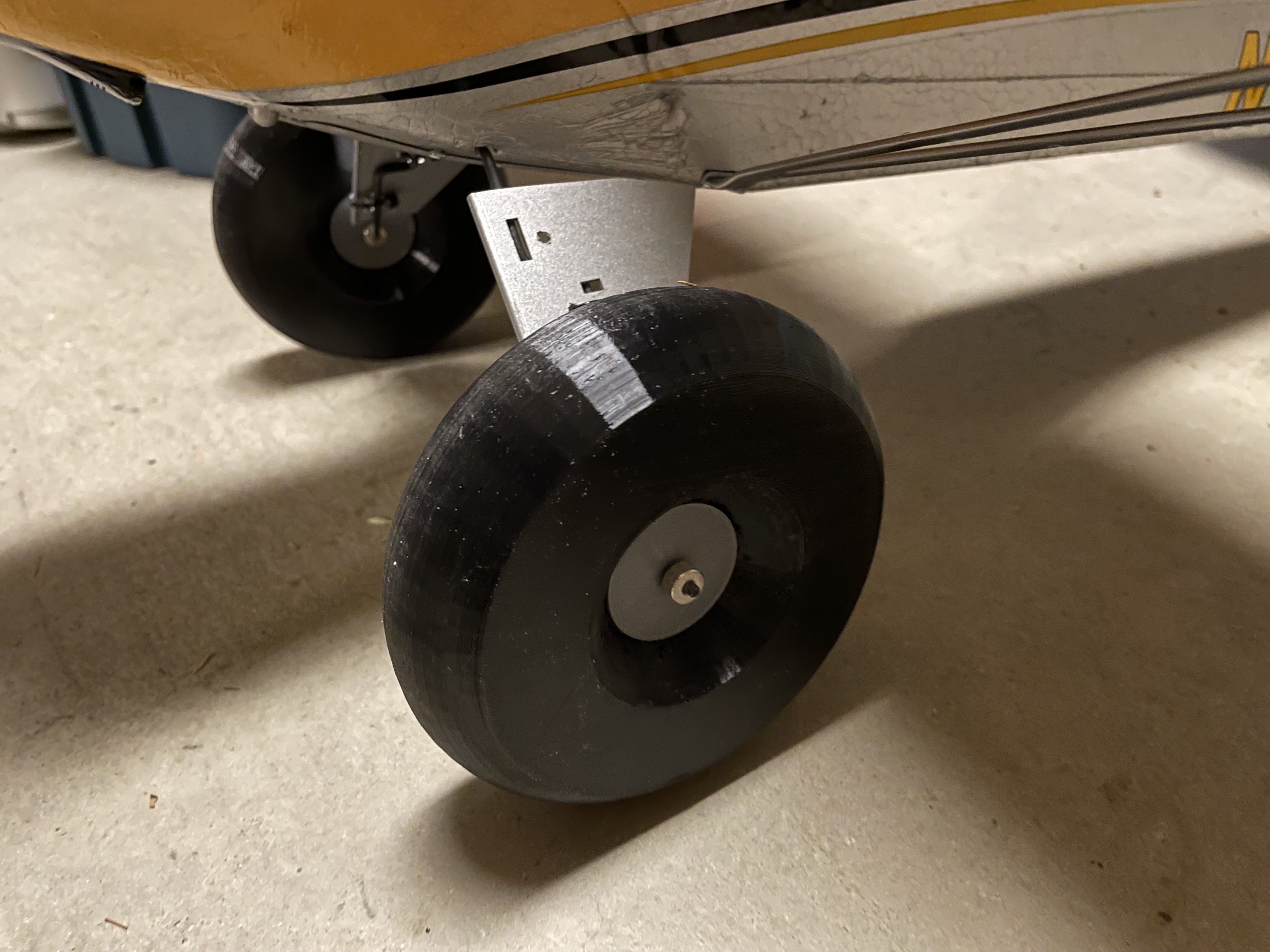 Hobbyzone Carbon Cub S2 Tire/Wheel by Mike | Download free STL model ...