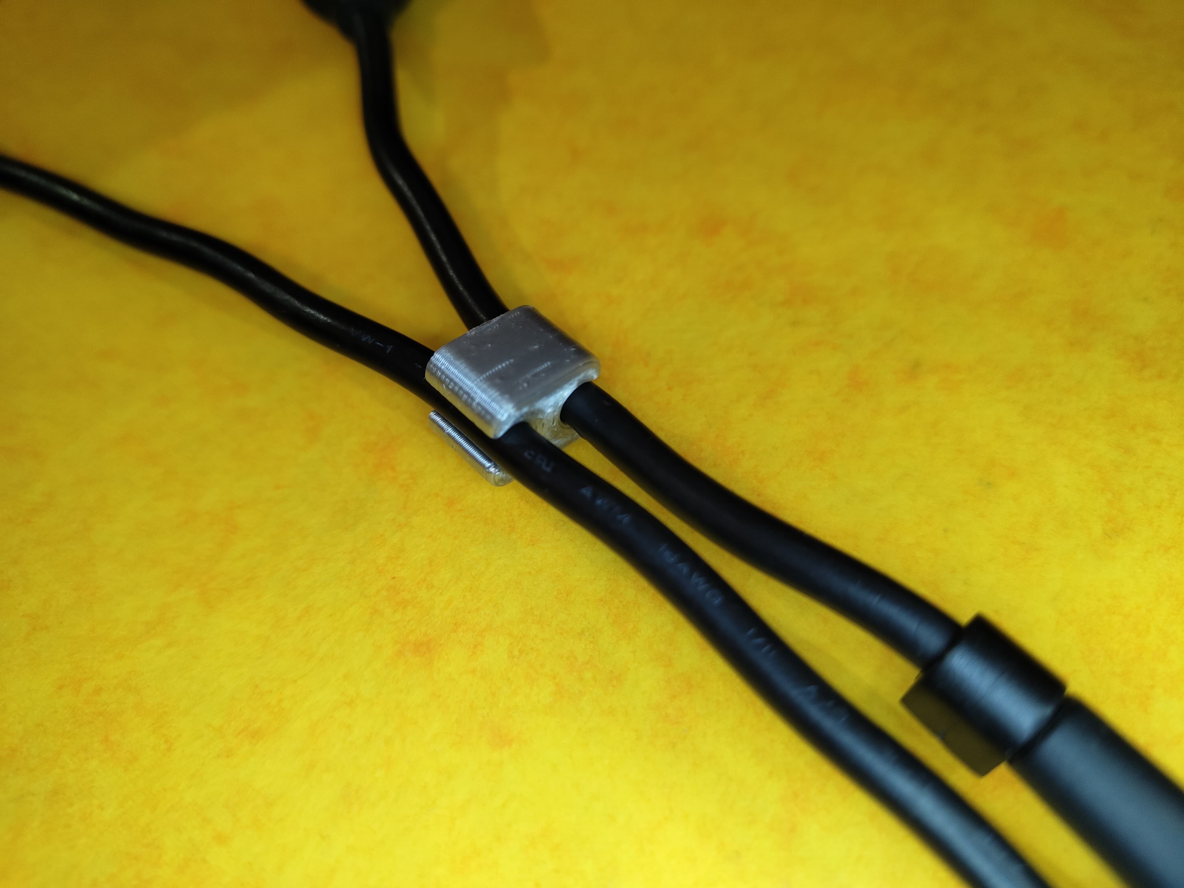 Cable Clip by Daniel Bajo Collados | Download free STL model ...