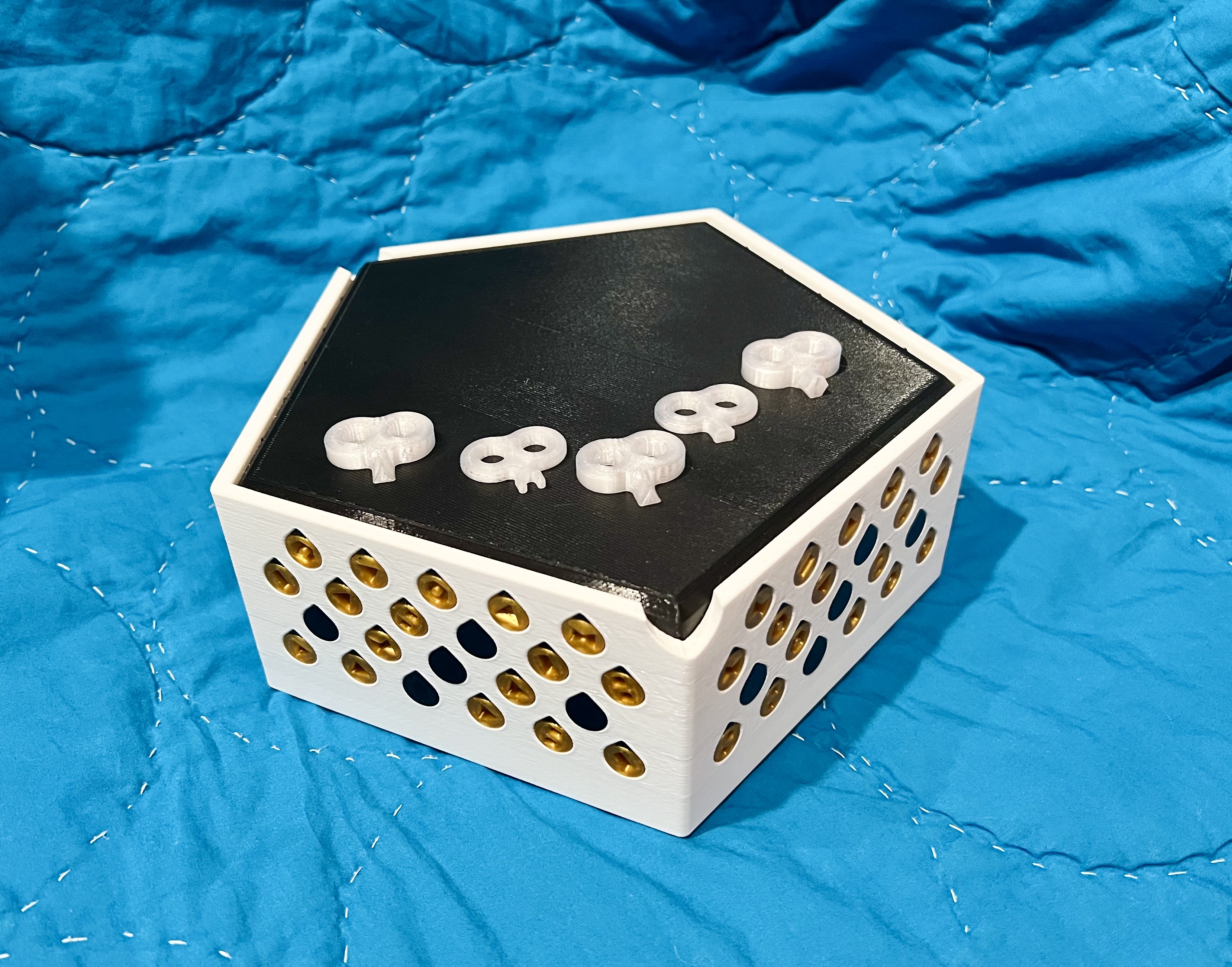 Evil Gift Box - 350 screws! by 3DxDT | Download free STL model ...