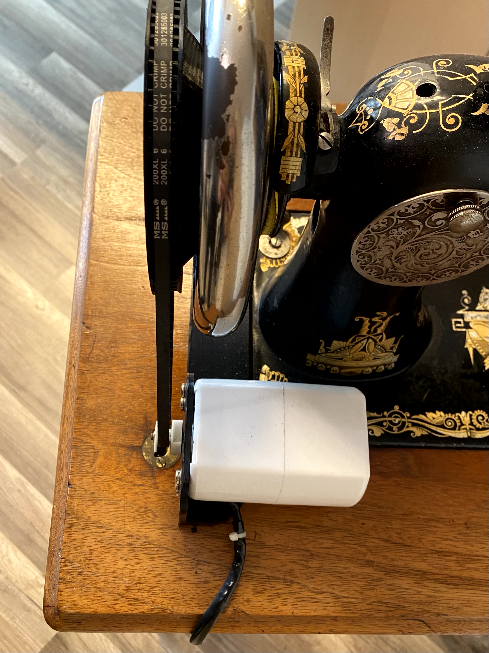Pulley and Motor Mount for old Singer Sewing machine by Jannik ...