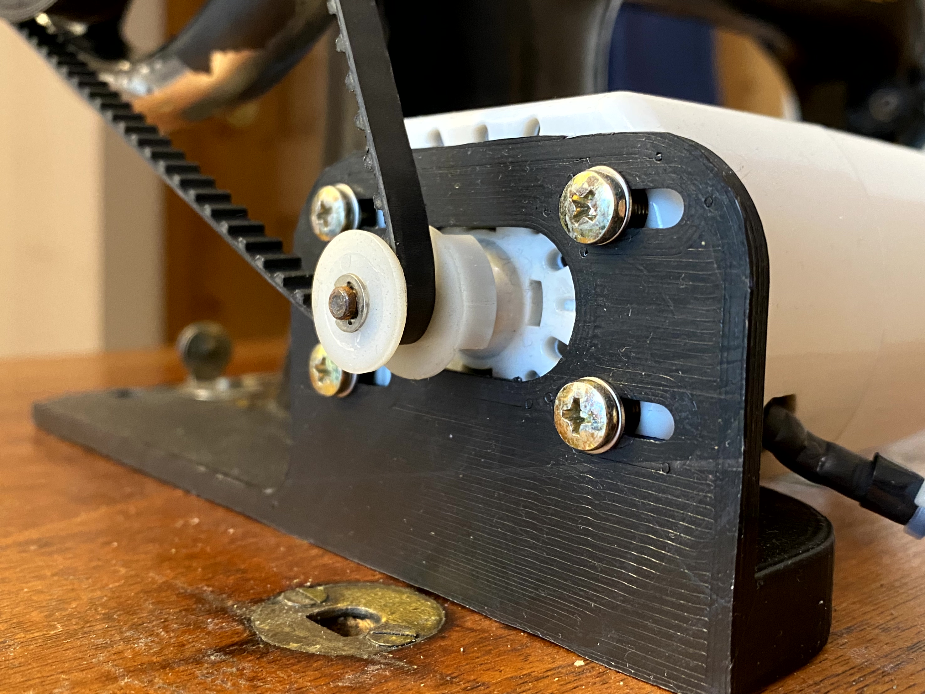 Pulley and Motor Mount for old Singer Sewing machine by Jannik ...