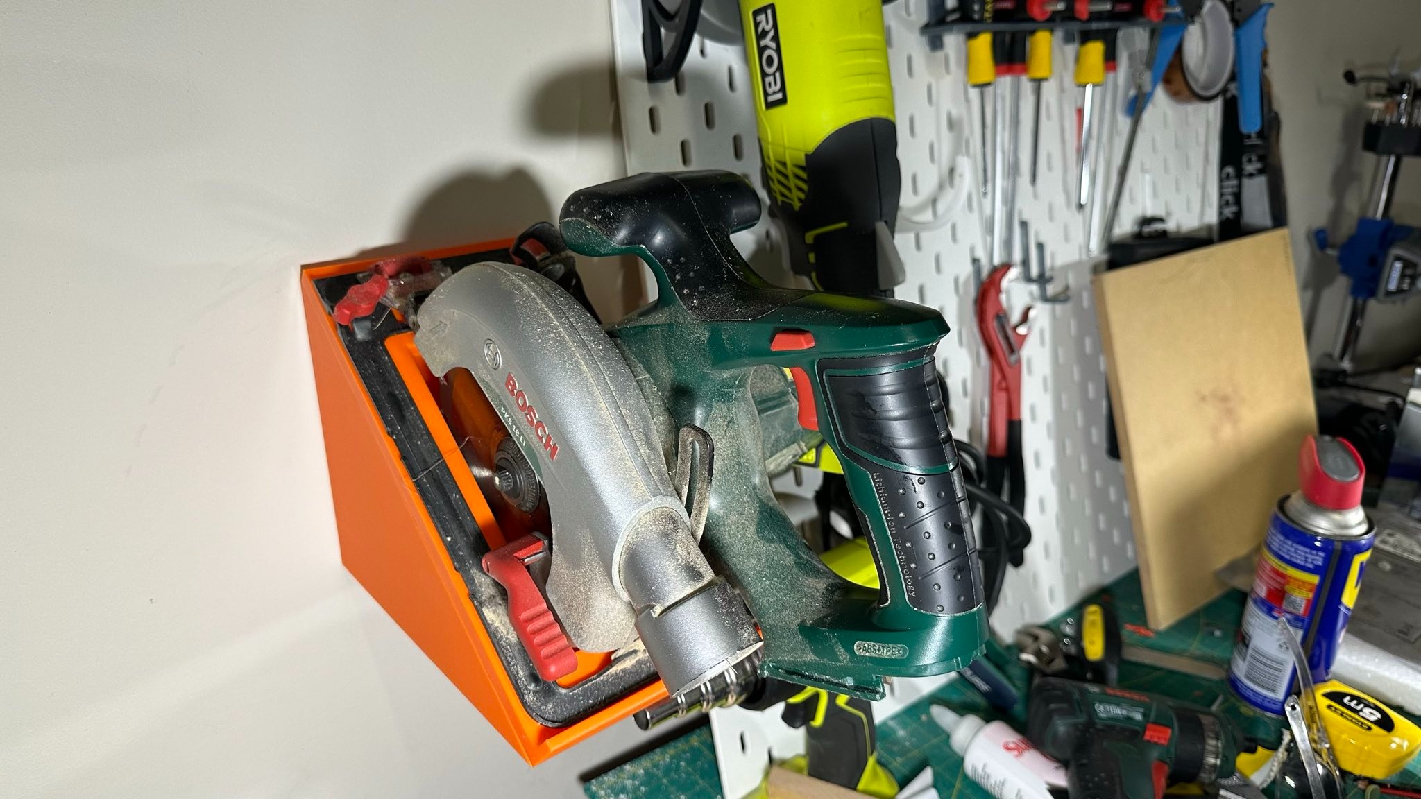 Wall mount for circular saw by Jordan Knight | Download free STL model ...
