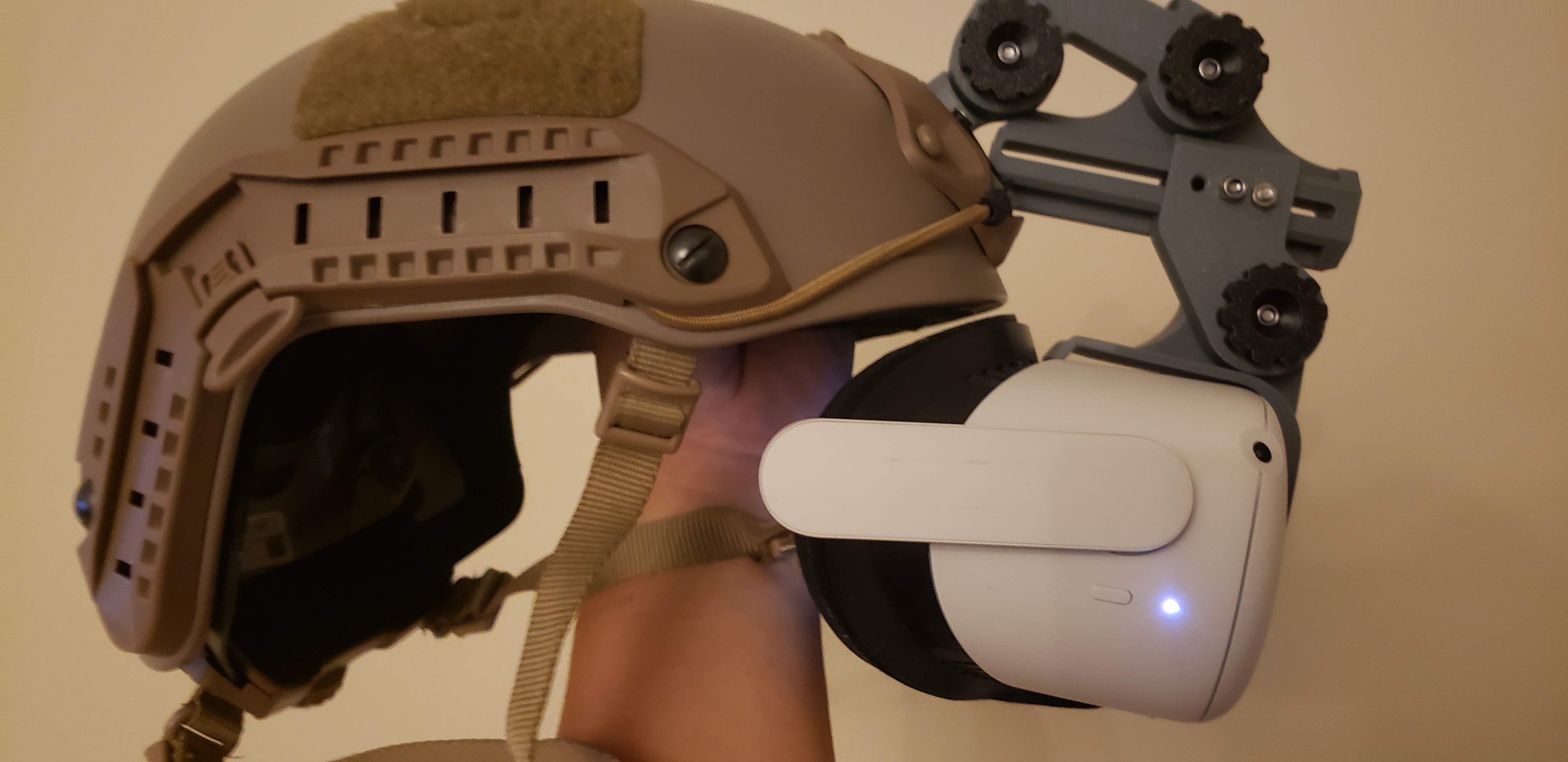 Redux: Quest 2 Helmet Attachment by spiggytech | Download free STL ...
