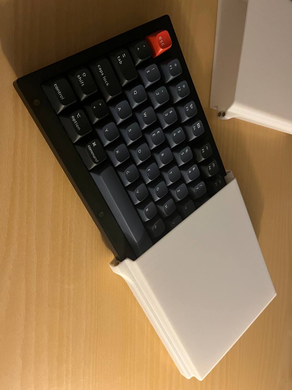 Keychron V1 Slide On Magnetic Case by fidoriel | Download free STL ...