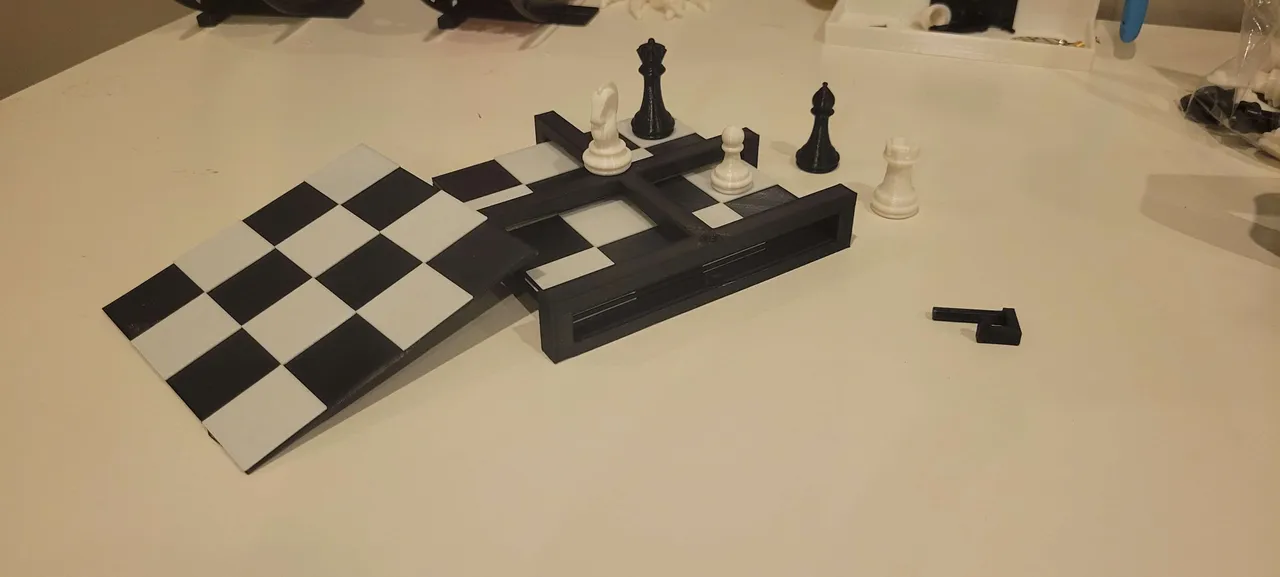 Mini portable chess set with proportional pieces and board (4x4 modules ...