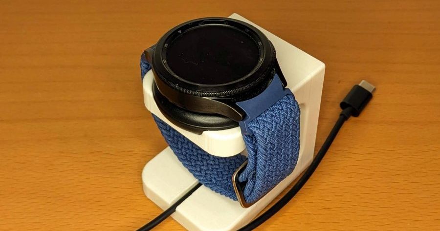 Smart Watch Charging Station with magnets by Andun_HH | Download free ...