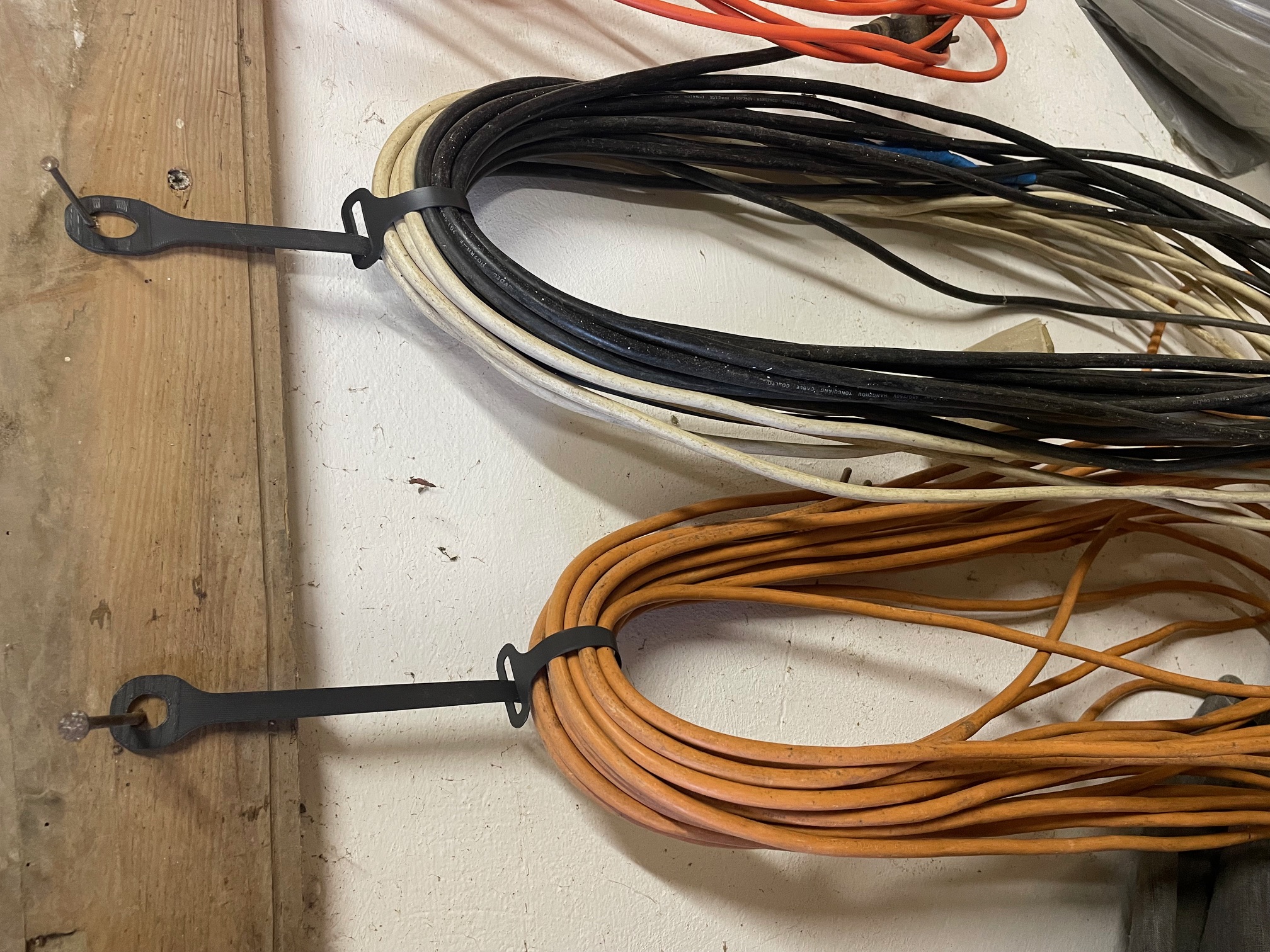 Long extensioncord holder by Martin Tulak | Download free STL model ...