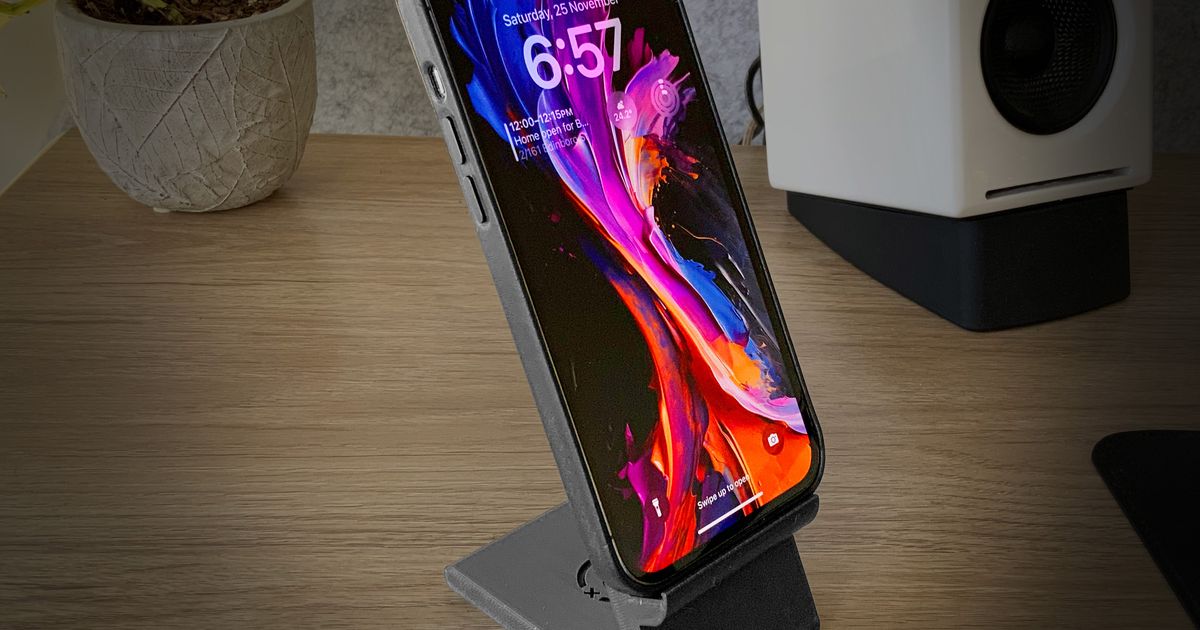 Simple iPhone / iPad stand by Petarc | Download free STL model ...