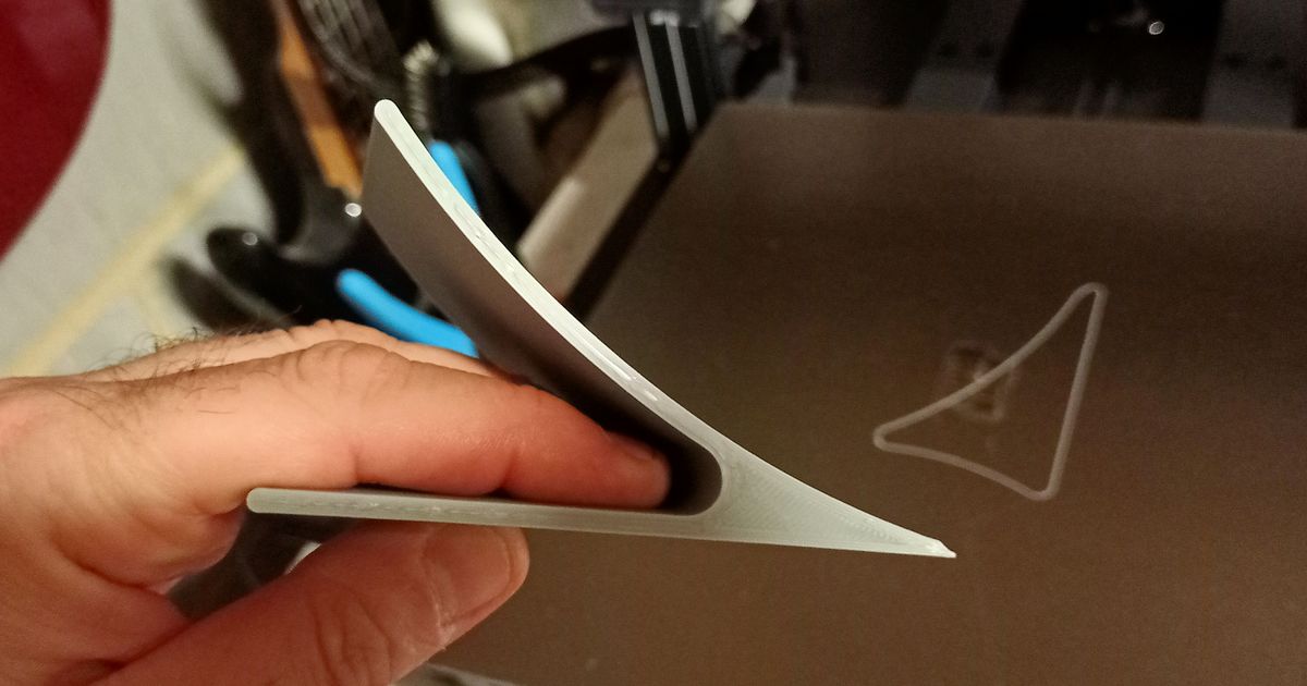 Windscreen scraper with integrated shield von SouthpawBob | Kostenloses ...