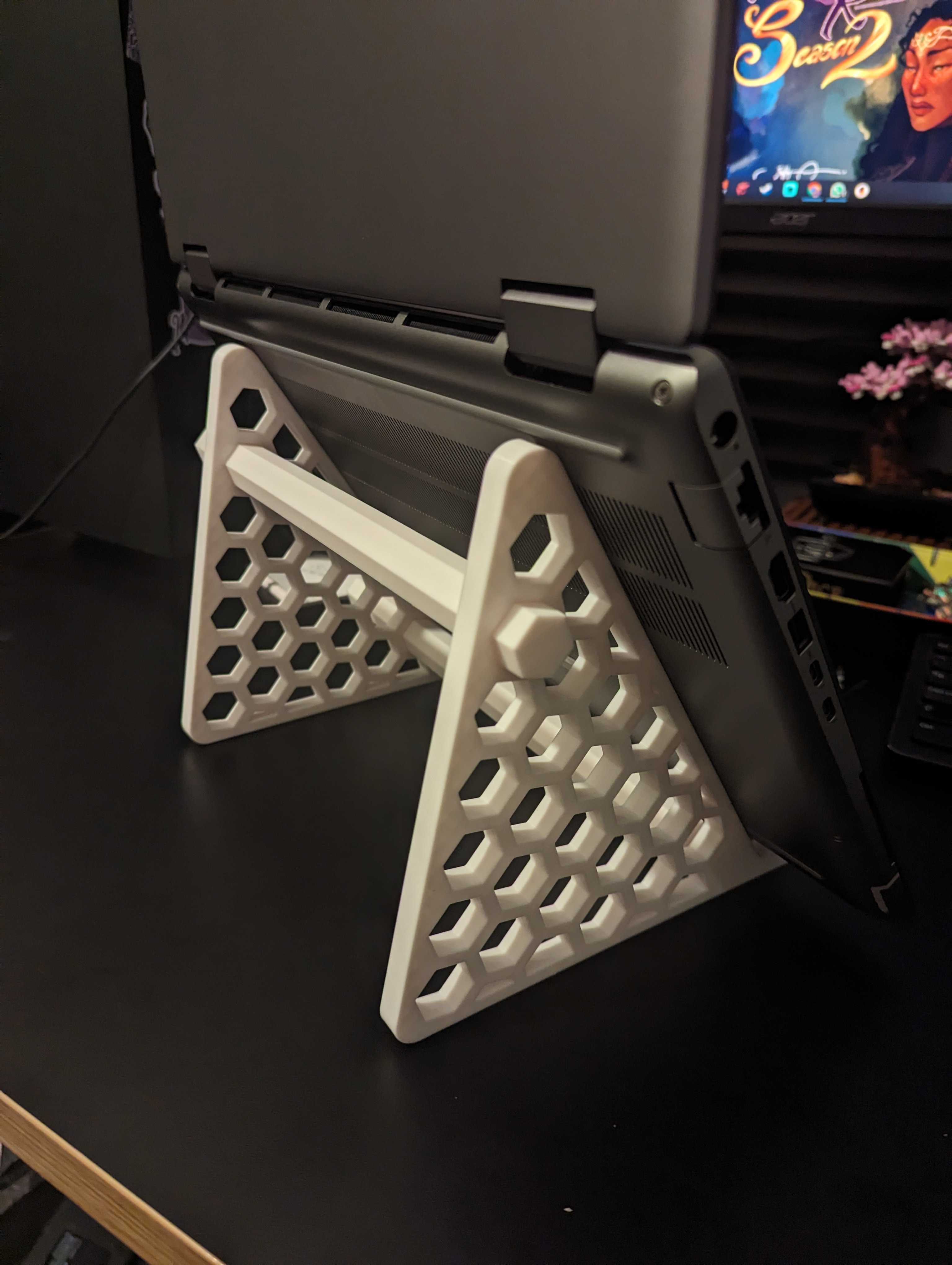 Upright Laptop Stand by Jordan Carmichael | Download free STL model ...