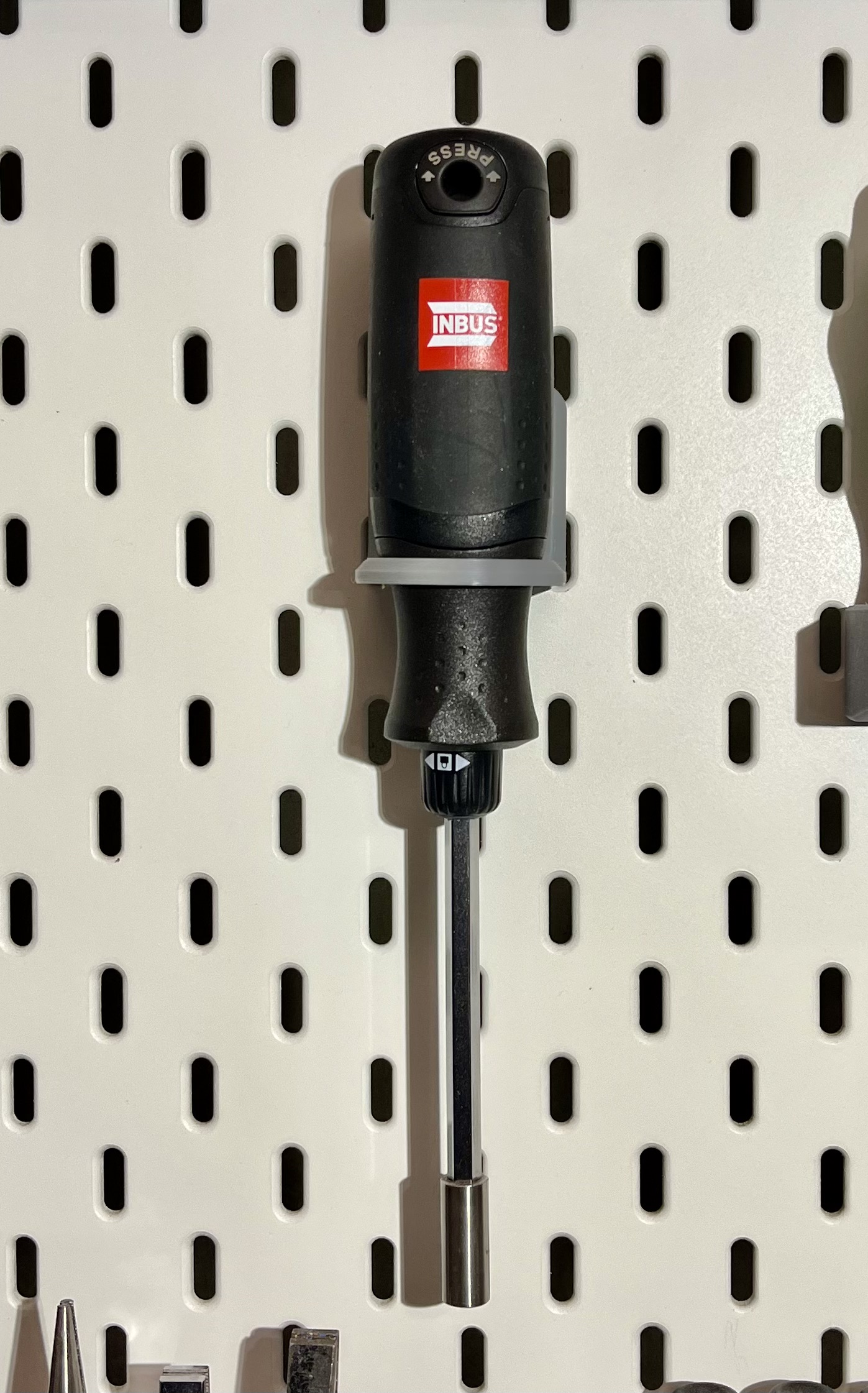 Inbus Flow Holder for Ikea Skadis - T-Clip by Chris | Download free STL ...