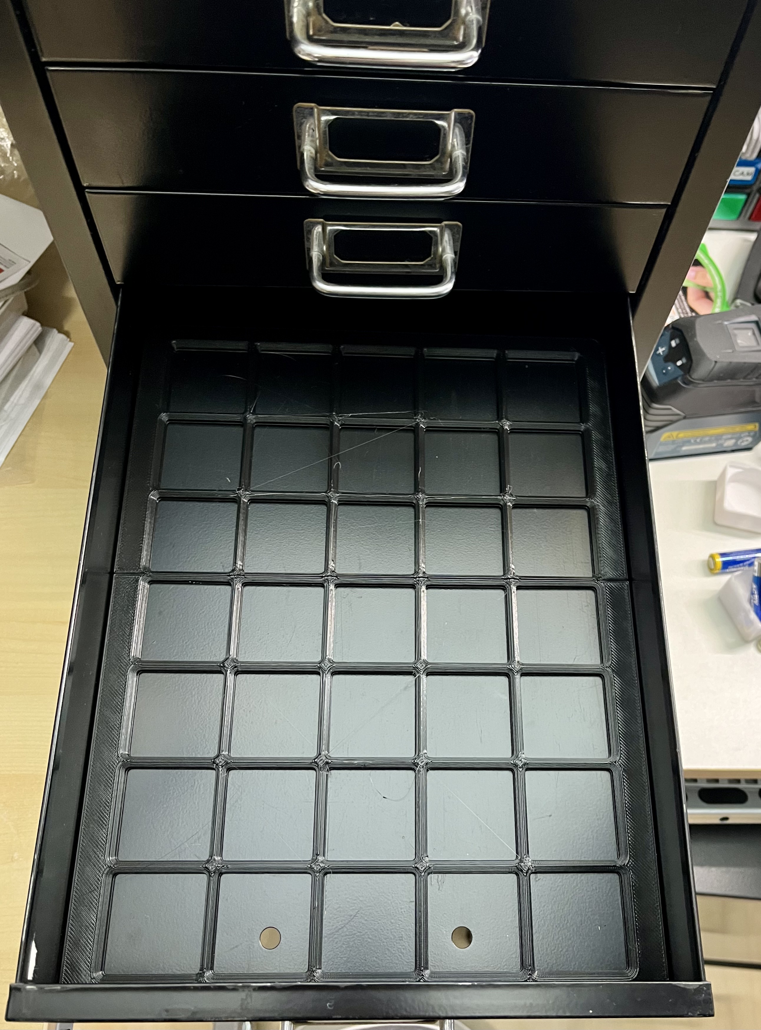 Gridfinity Base for Bisley Drawer Cabinet by Chris | Download free STL ...
