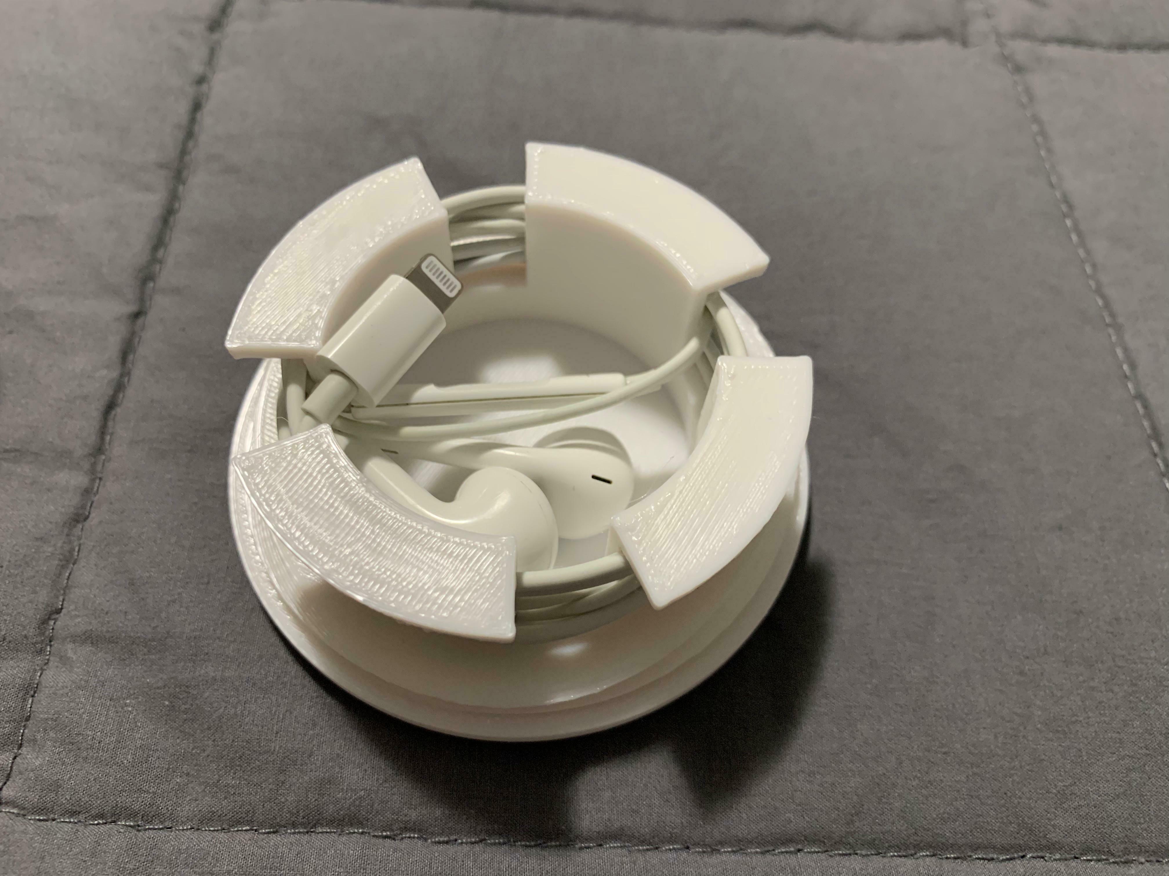 Wired Earbuds Holder/Case by Luis Carlos Morales | Download free STL ...