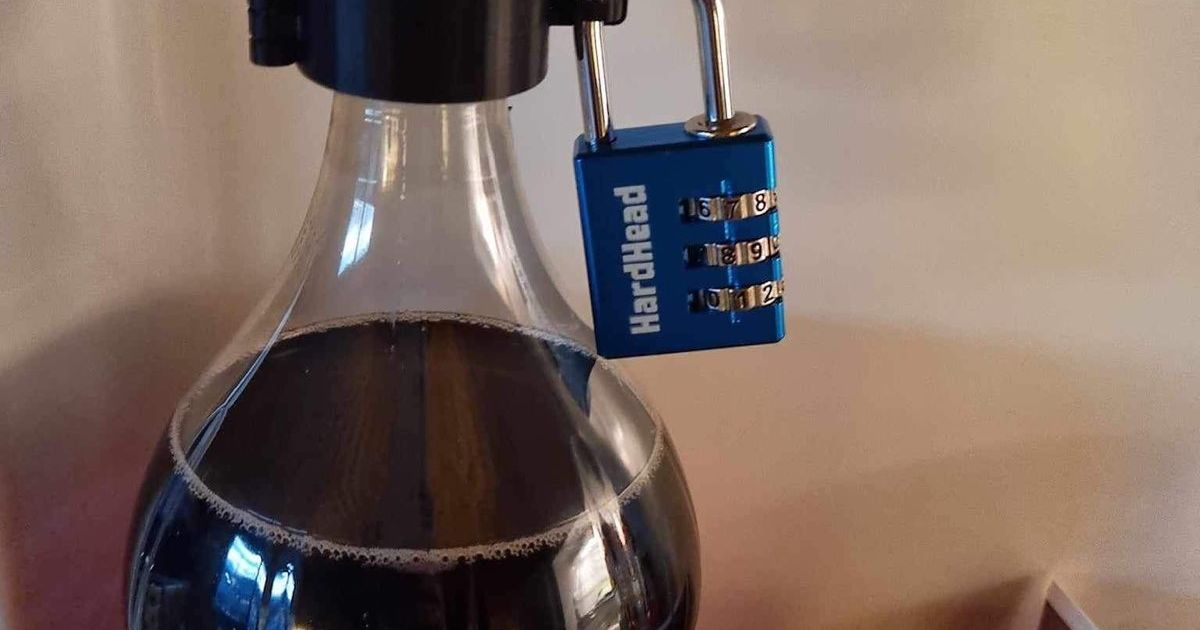 Hands of my Cola. Bottle_Lock by udla | Download free STL model ...