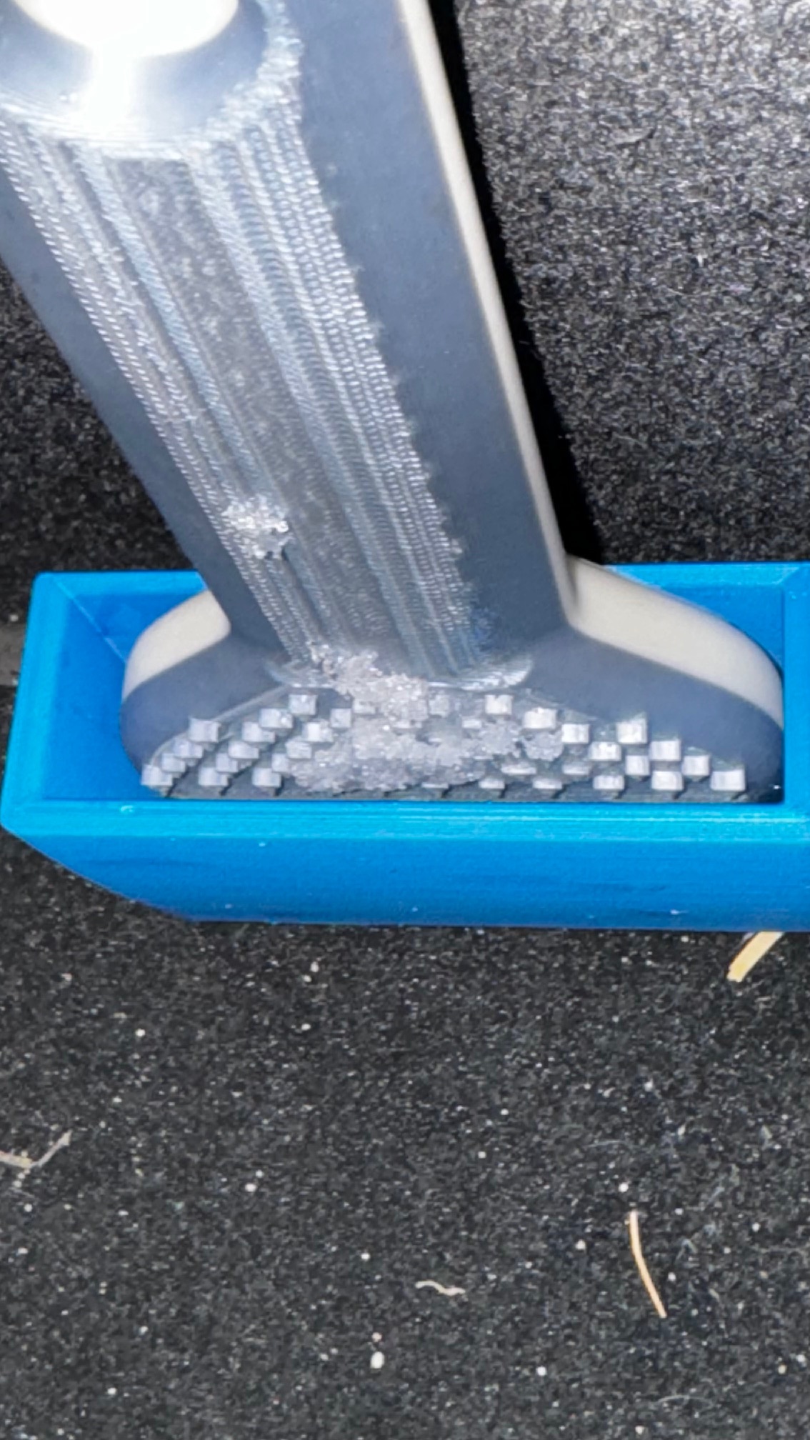 Car scraper with drip tray holder by Dankus | Download free STL model ...