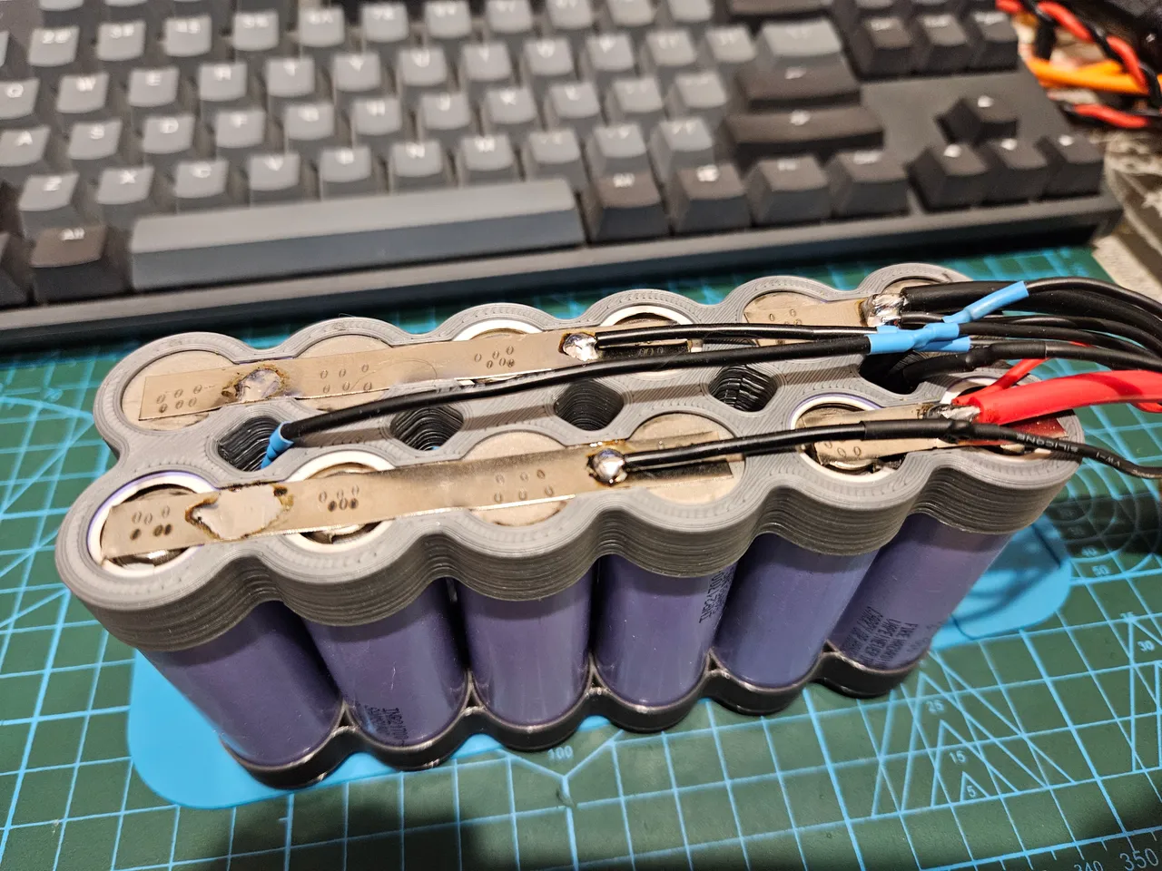 Lightweight 21700 6S2P, 6S3P battery holder by Sartor | Download free ...