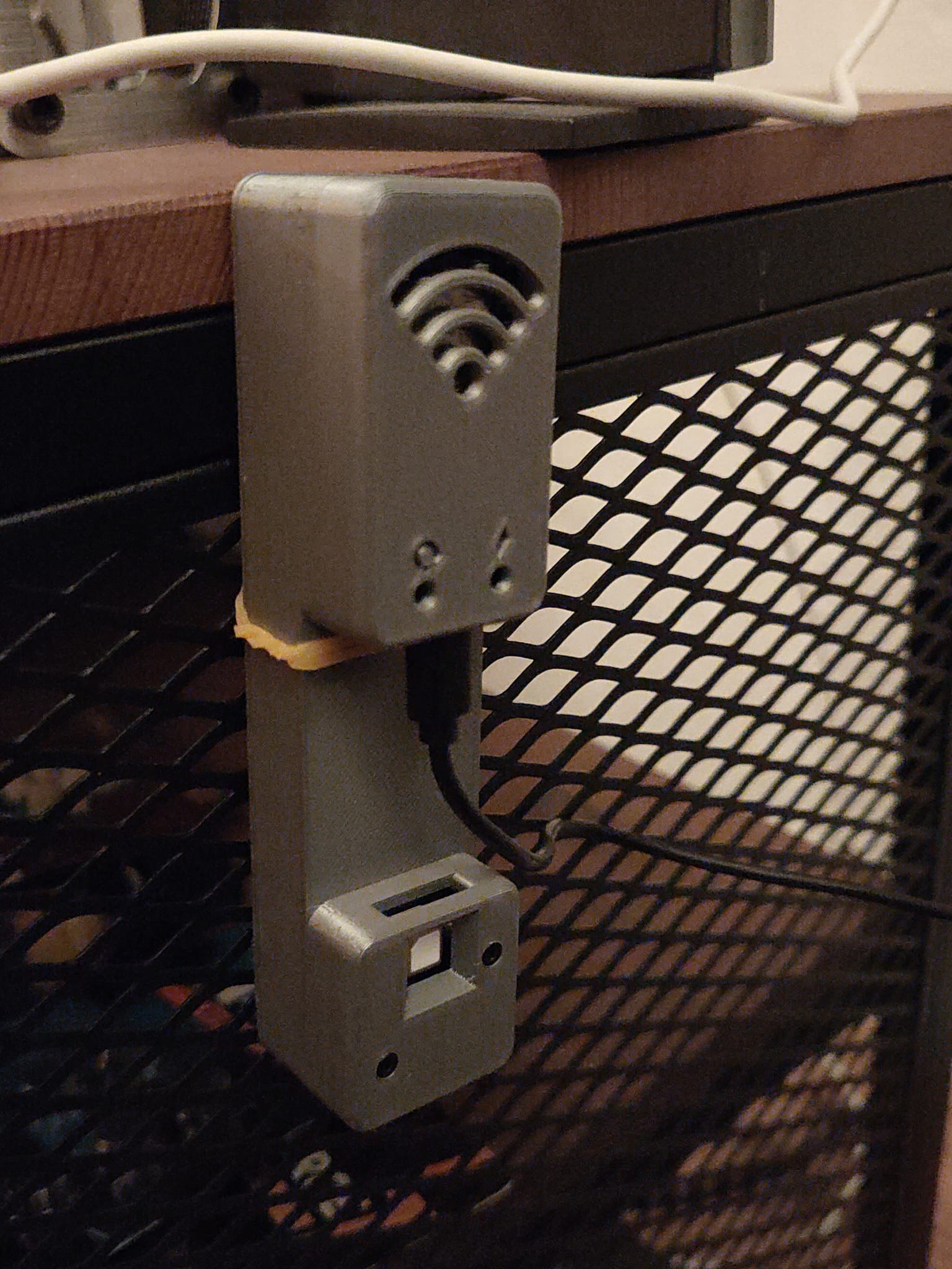 ESP8266 nodeMCU V2 + SCD4x co2 sensor case and screwbase by Rvadrichem ...