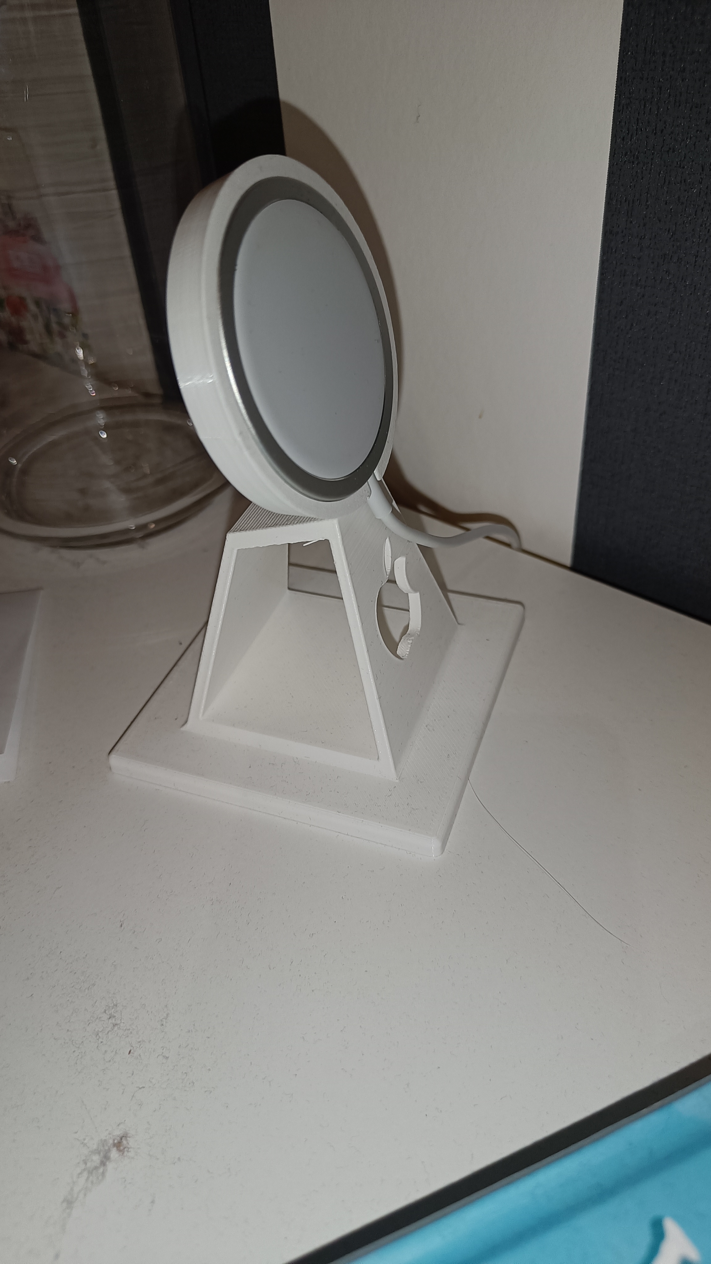 magsafe charger stand by Simeon Kavander | Download free STL model ...