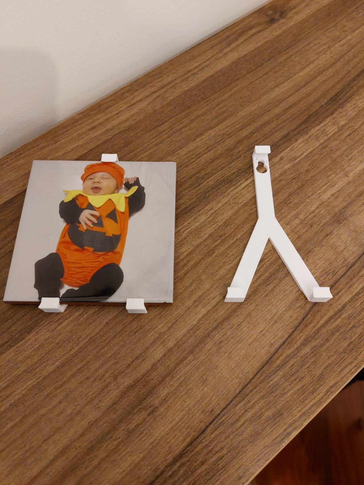 Tile Holder by Math Tomio | Download free STL model | Printables.com