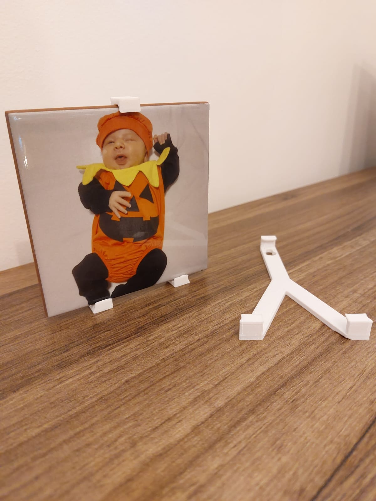 Tile Holder by Math Tomio | Download free STL model | Printables.com