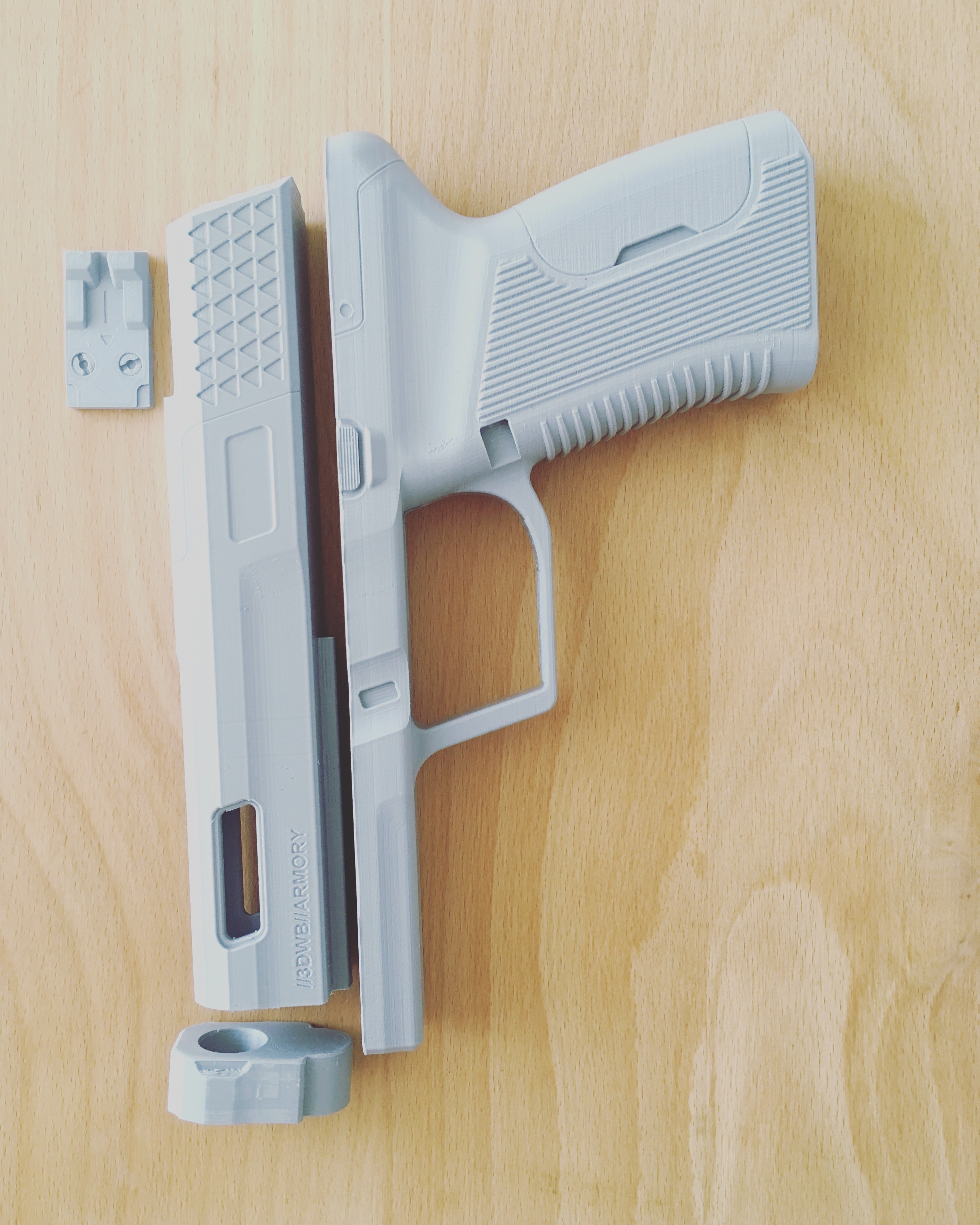 3DWORKBENCH 9mm Simple Concept Pistol by 3dworkbench | Download free ...