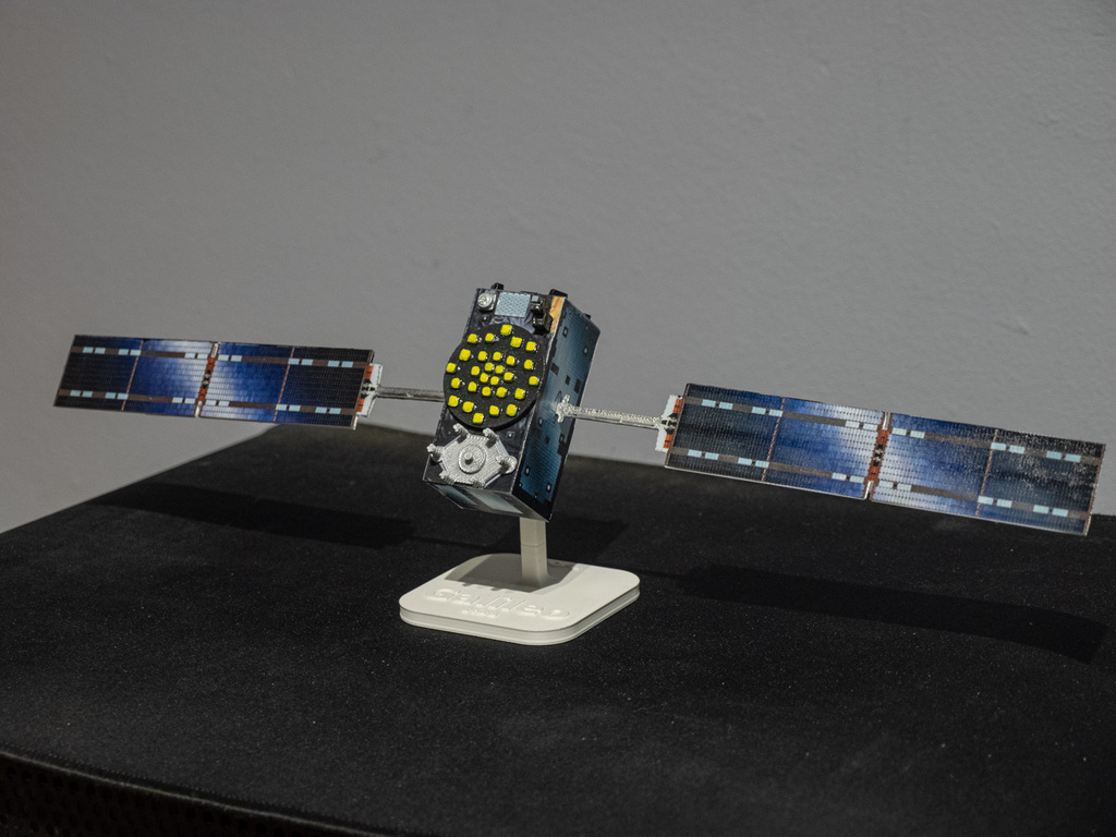Galileo Navigation Satellite Model by DIVIIK | Download free STL model ...