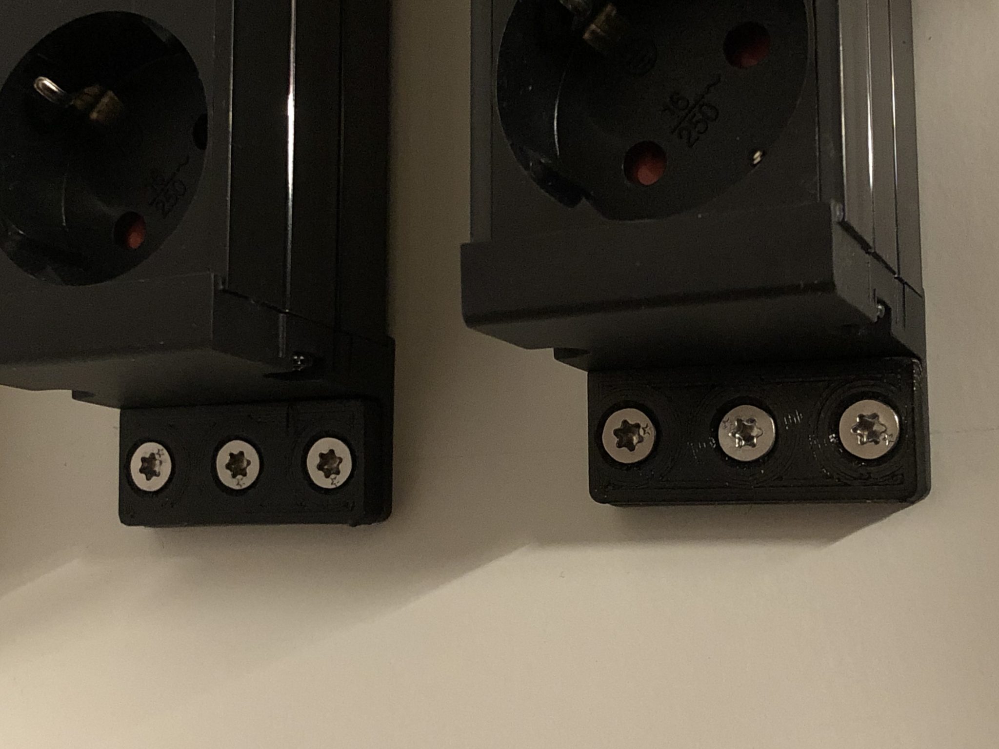 Screw plate for power strip by Maxim Shchetynin | Download free STL ...