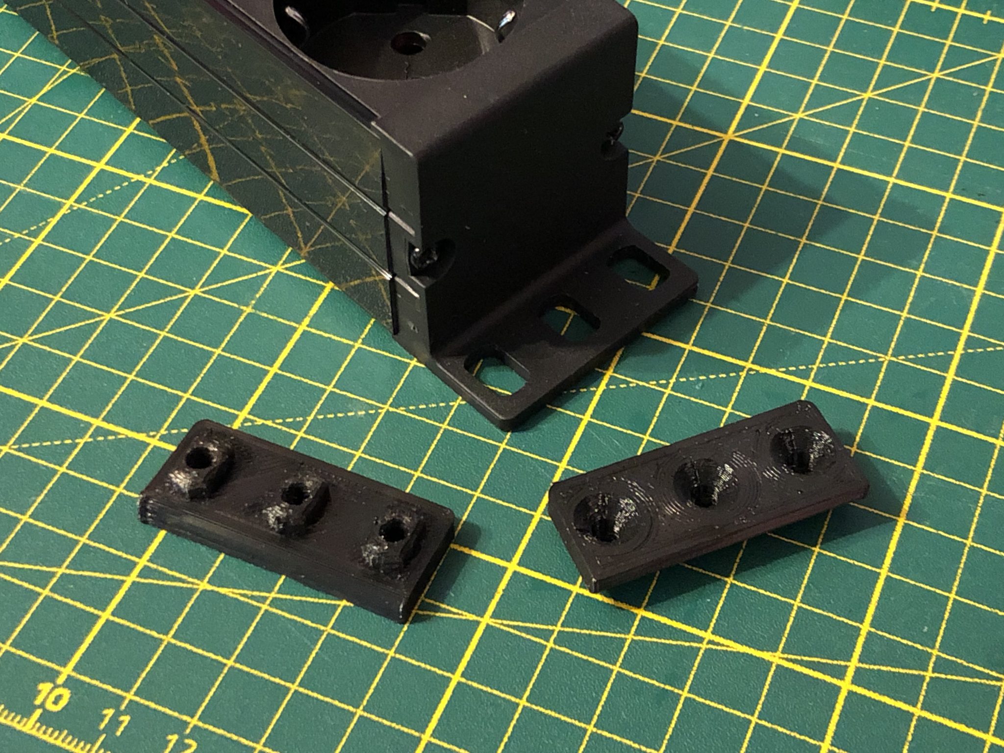 Screw plate for power strip by Maxim Shchetynin | Download free STL ...