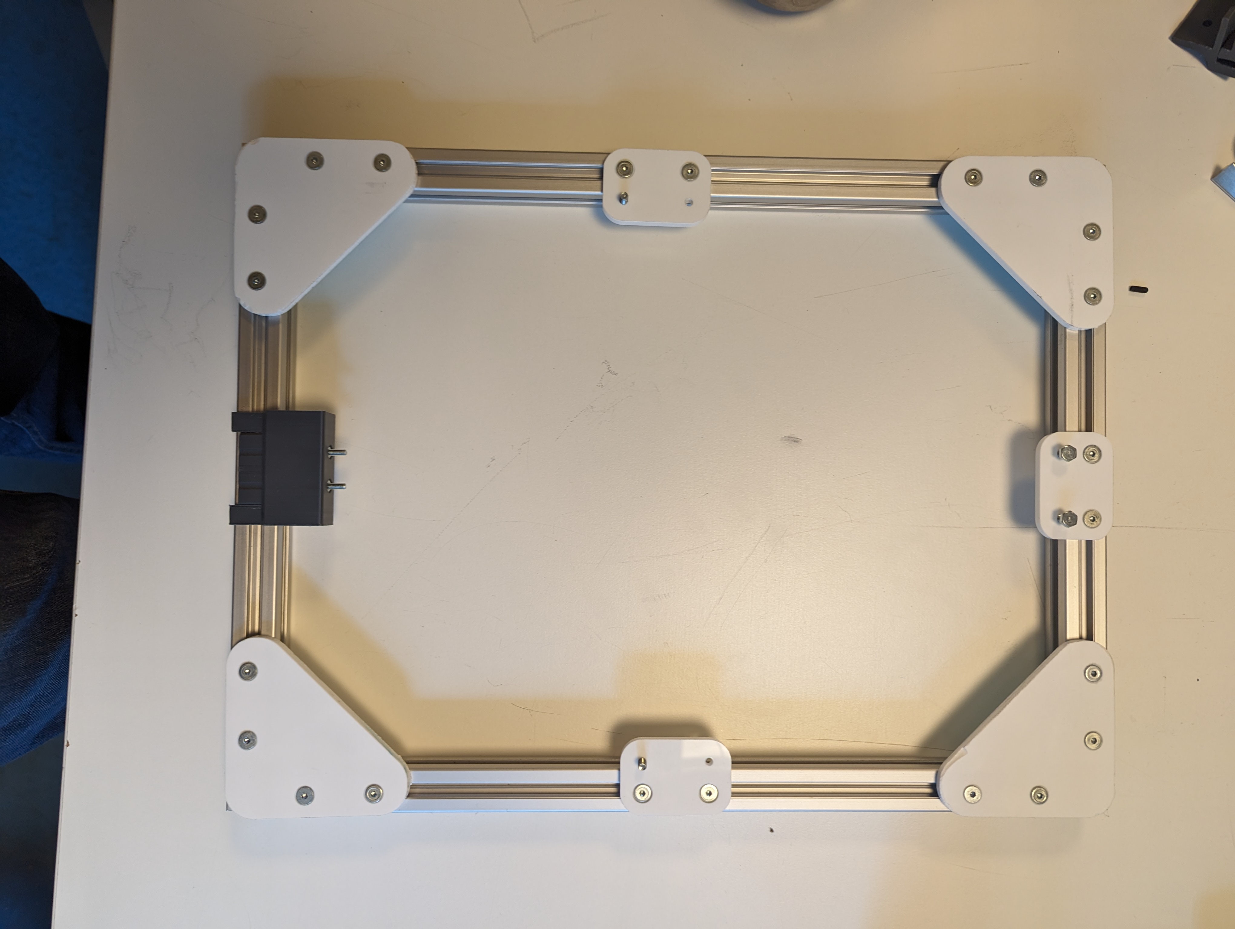 X-frame aluminium box mount by Thomas K | Download free STL model ...