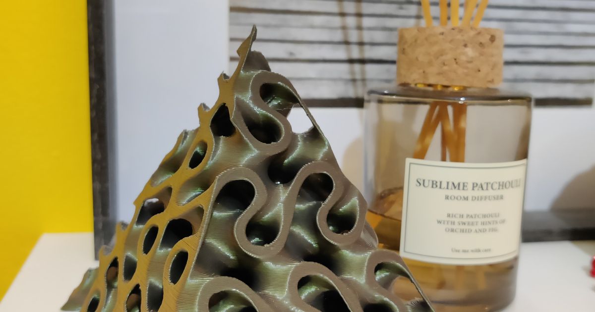 Triply periodic minimal surface pyramids by usinguser | Download free ...