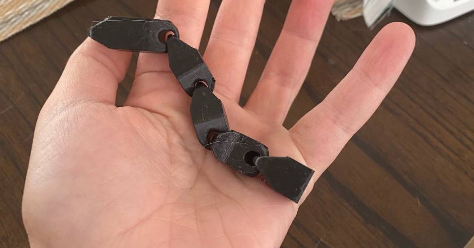 hinged keychain by Ilya | Download free STL model | Printables.com