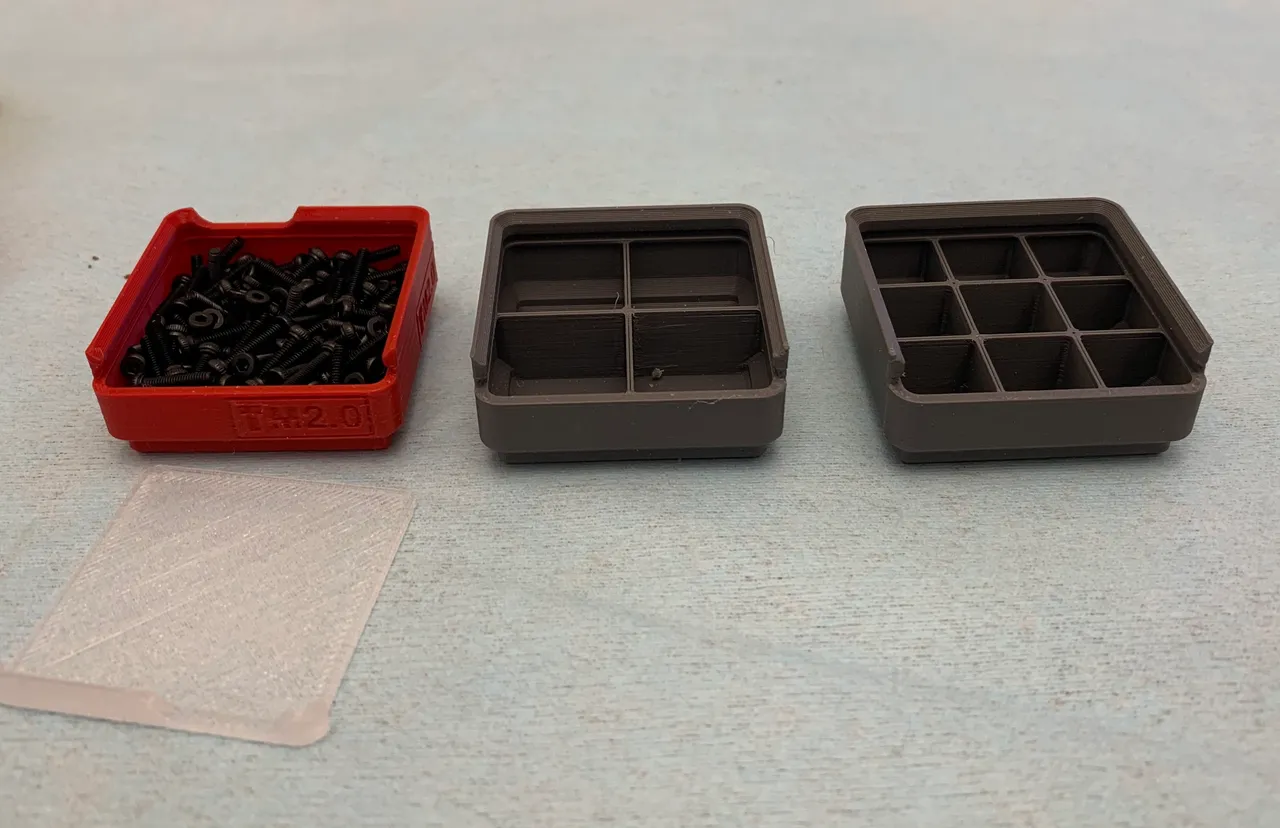 Gridfinity 1 x 1 x 2 and 1 x 1 x 3 inserts with cover, divided in ...